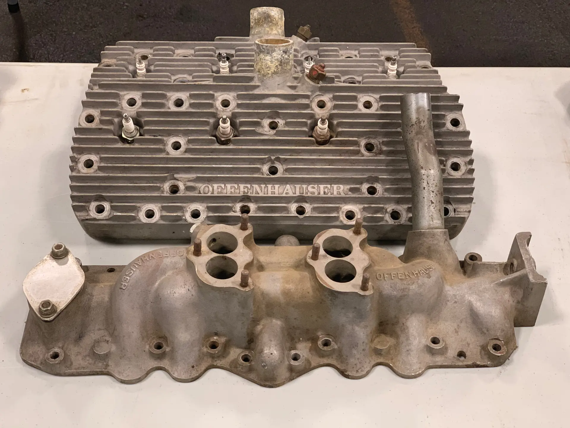 Offenhauser 24-Stud Ford Heads and 2-Carb Intake | Auburn Fall 2019 ...