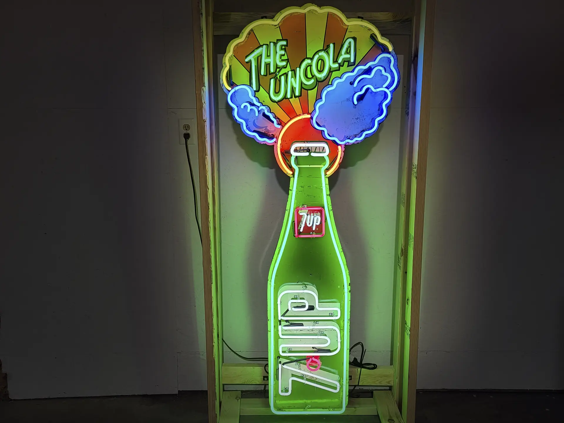 7UP Neon Tin Sign | Handle with Fun | RM Sotheby's