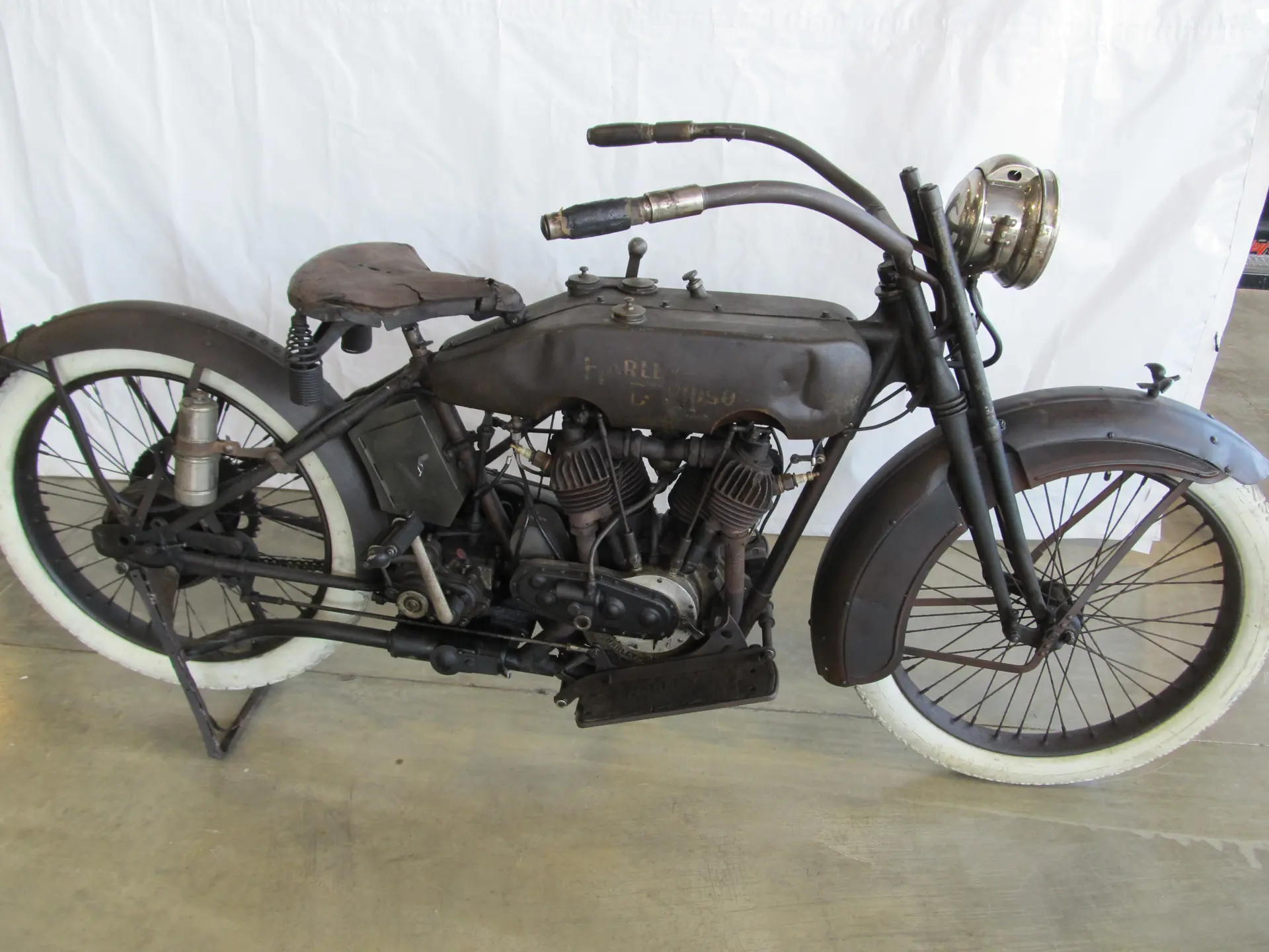 1922 Harley-Davidson J Model | Auburn Fall 2011 | RM Sotheby's