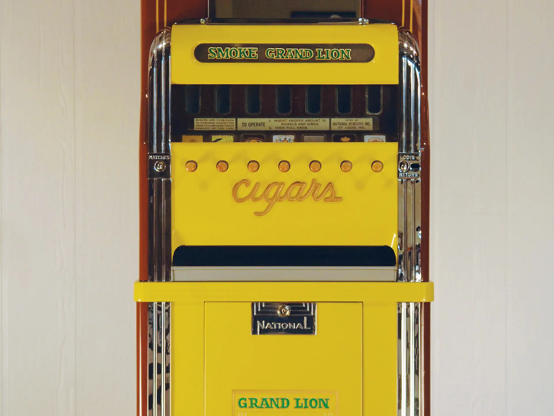 National Cigars Vending Machine | The Wayne Davis Collection | RM Sotheby's