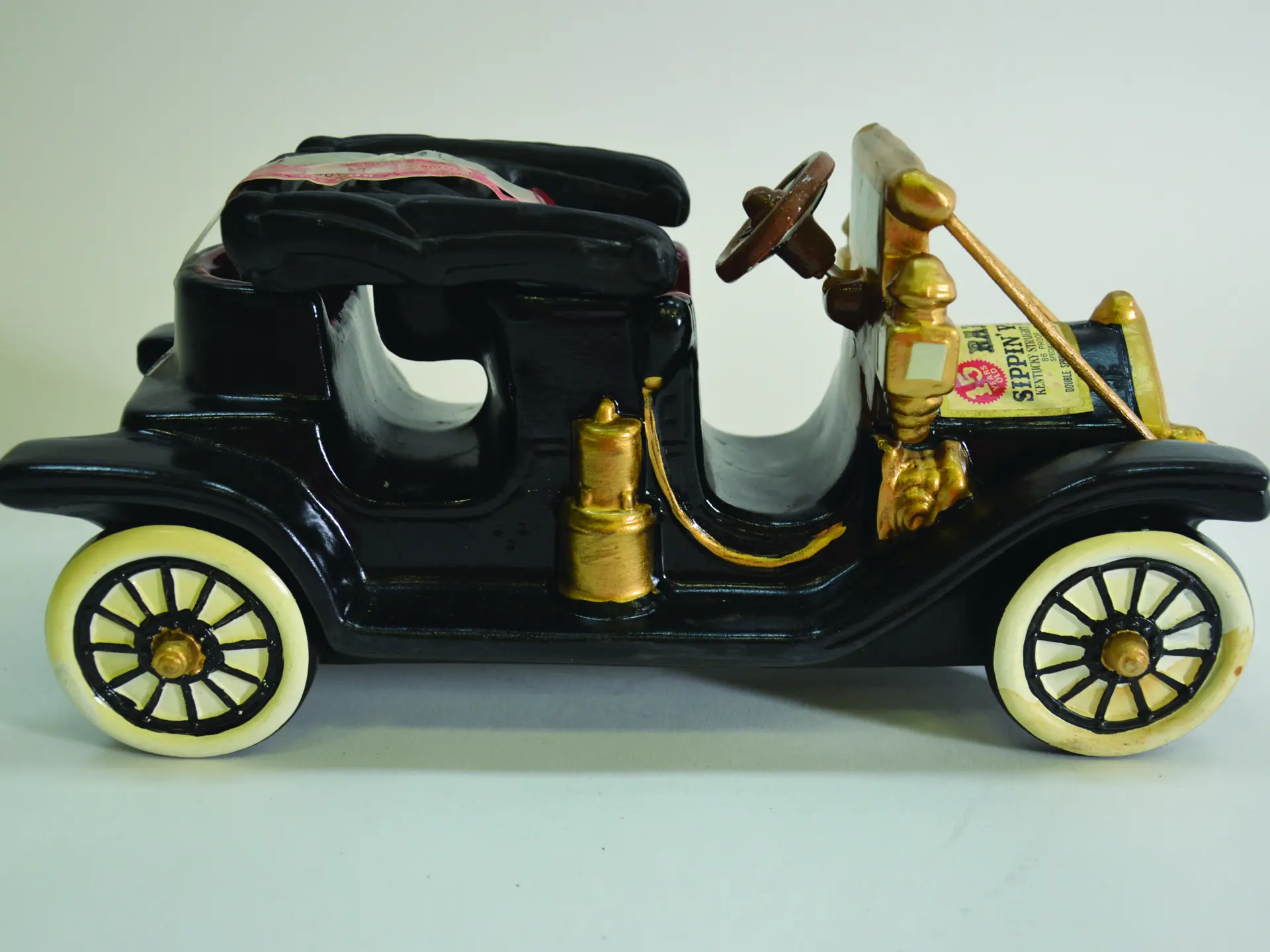 A ceramic, Ford Model "T" Car Decanter. | Auburn Spring 2017 | RM Sotheby's