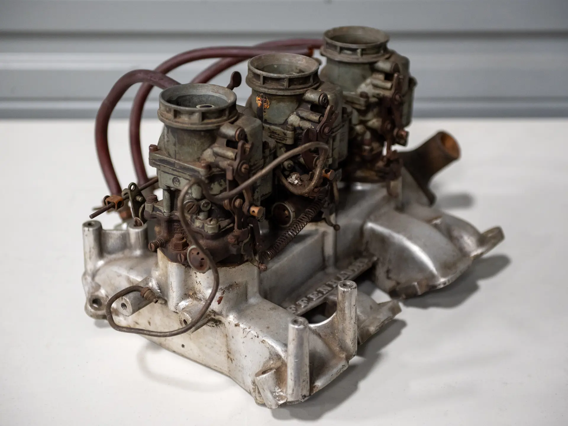 Offenhauser Intake Manifold with Three Ford Carburetors | Auburn Fall ...