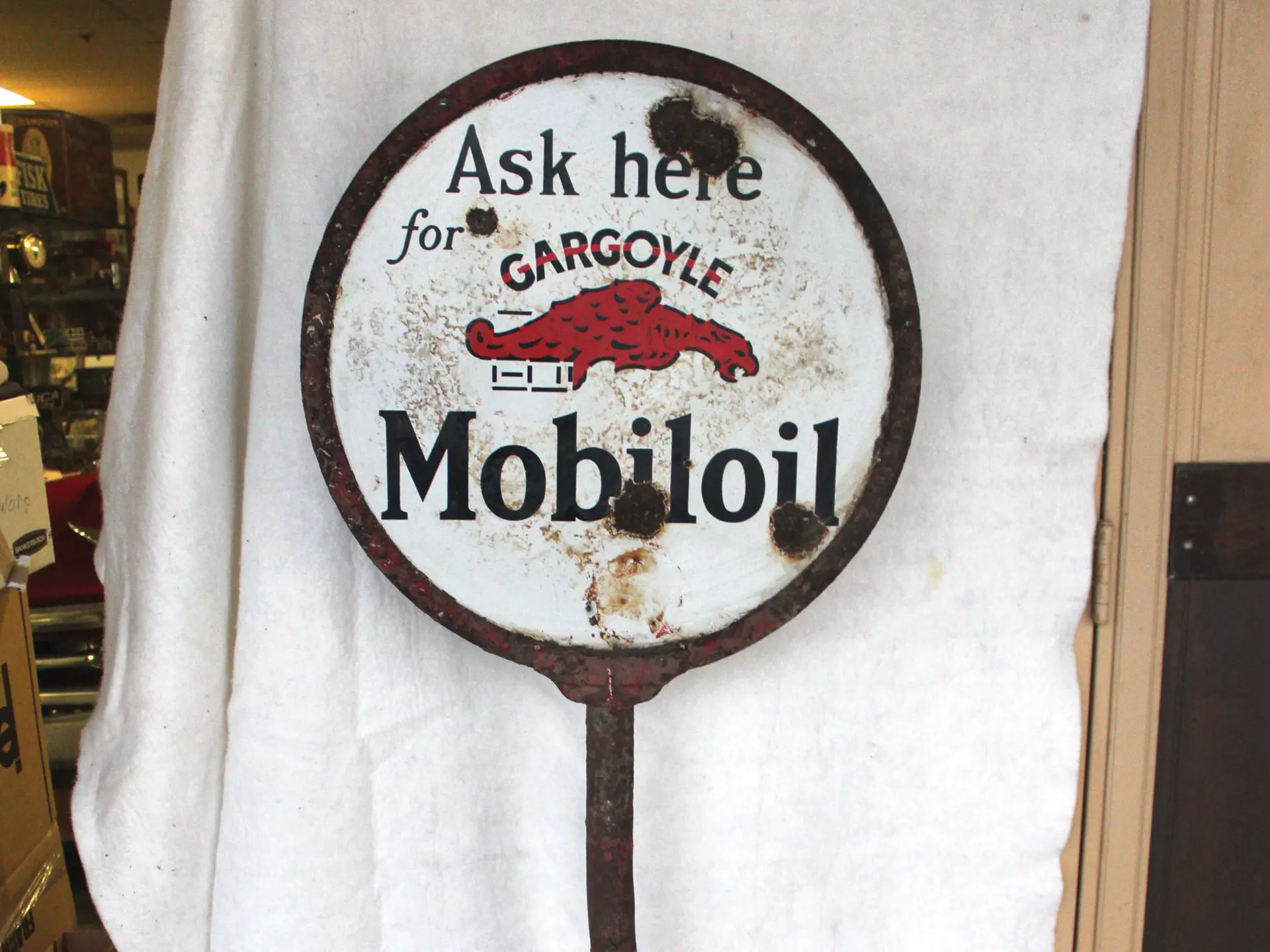 Mobil Gargoyle Mobiloil Lollipop Sign | Hilton Head 2015 | RM Sotheby's