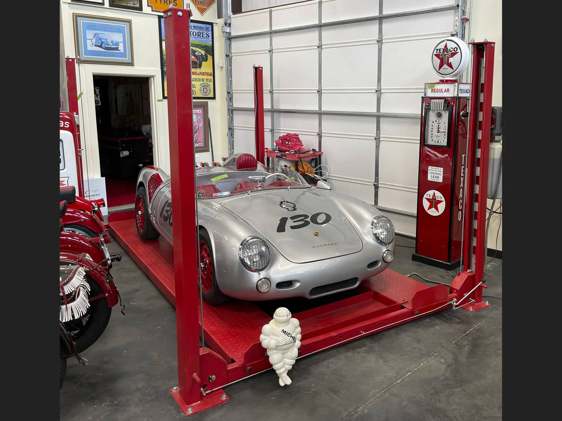 Four-Post Drive-On 8,000 lb. Lift | Gene Ponder Collection | RM Sotheby's