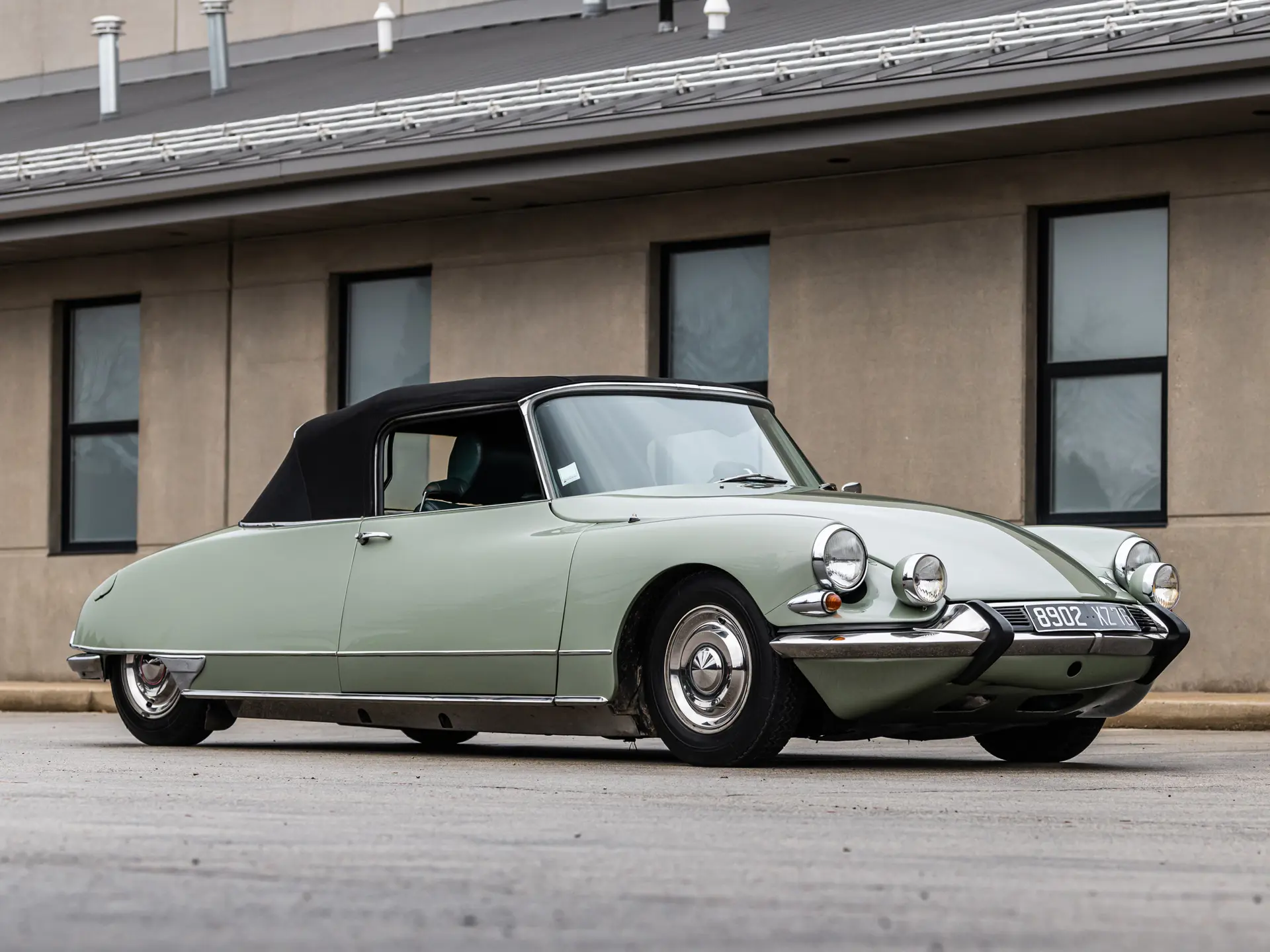 1967 Citroën DS 21 Décapotable by Chapron | Arizona 2022 | RM Sotheby's
