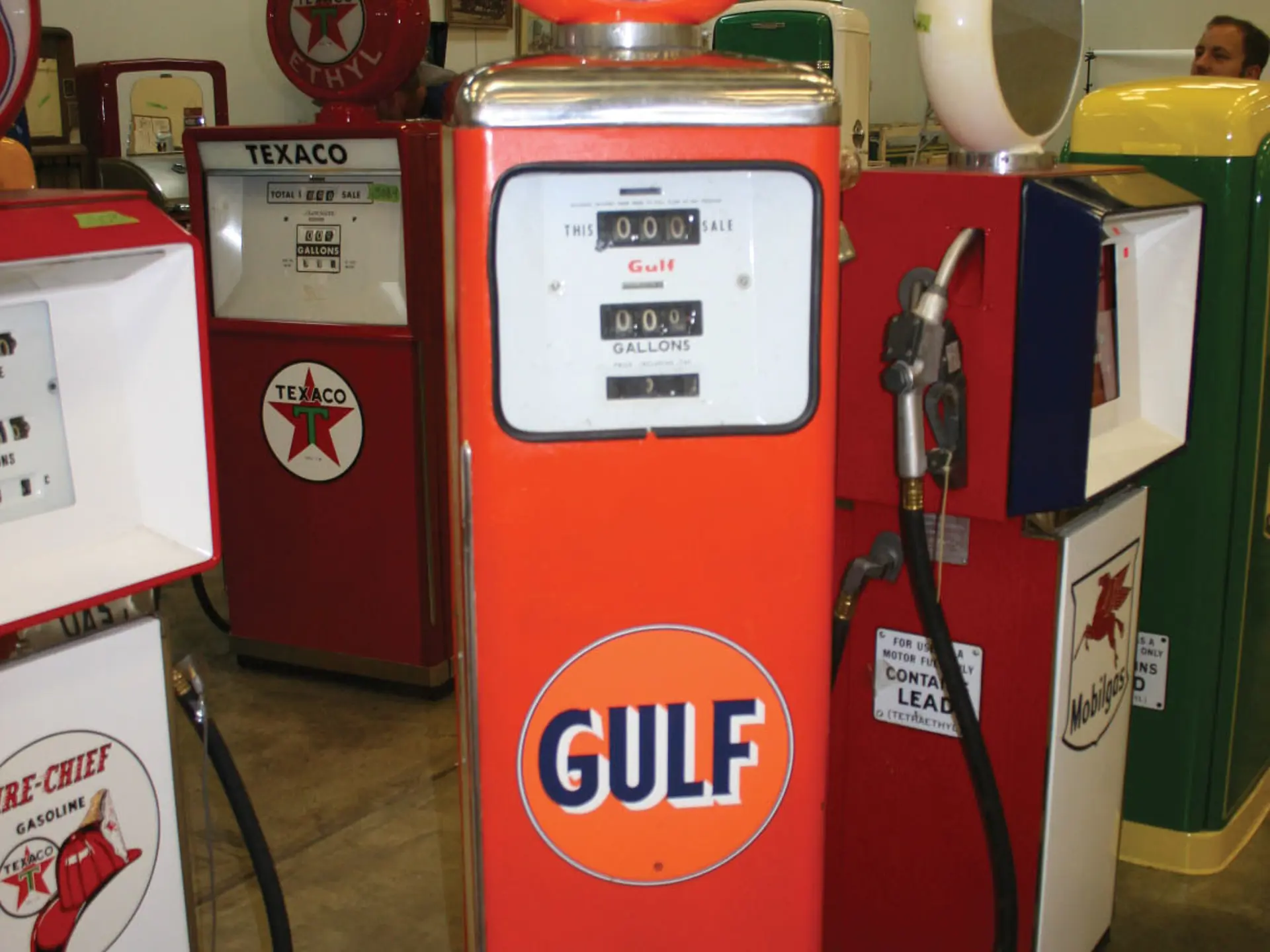 Gulf Gas Pump | Auburn Fall 2015 | RM Sotheby's