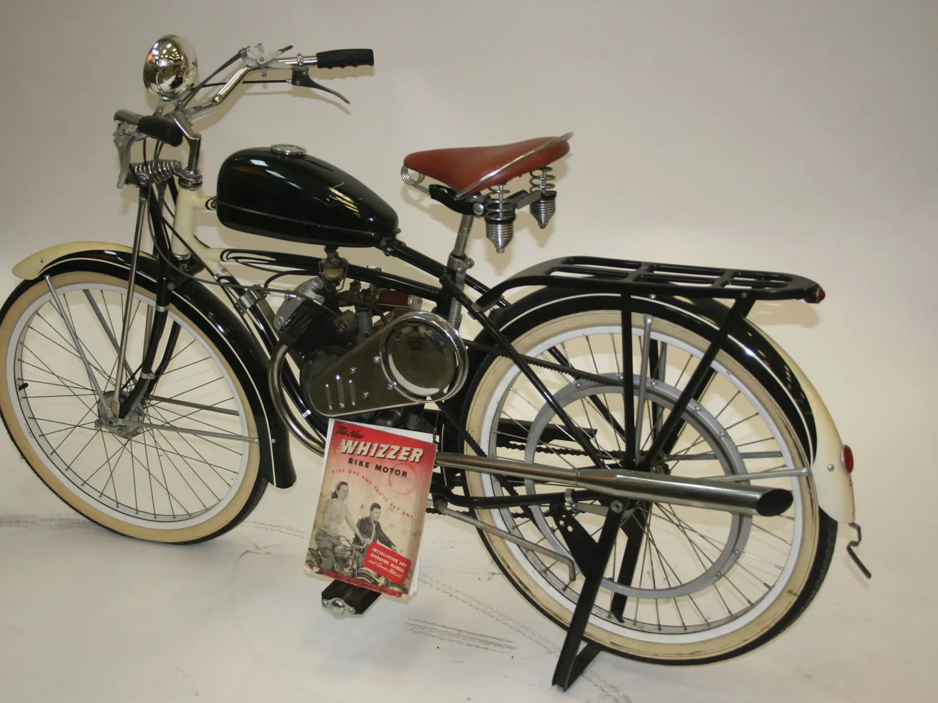 1946 Whizzer Motorbike | Auburn Fall 2015 | RM Sotheby's