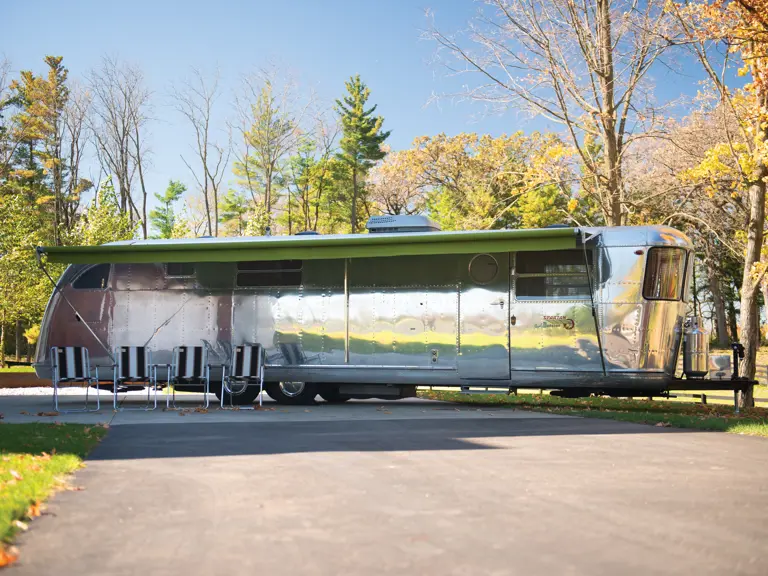 1951 Spartan Royal Mansion | Arizona 2019 | RM Sotheby's
