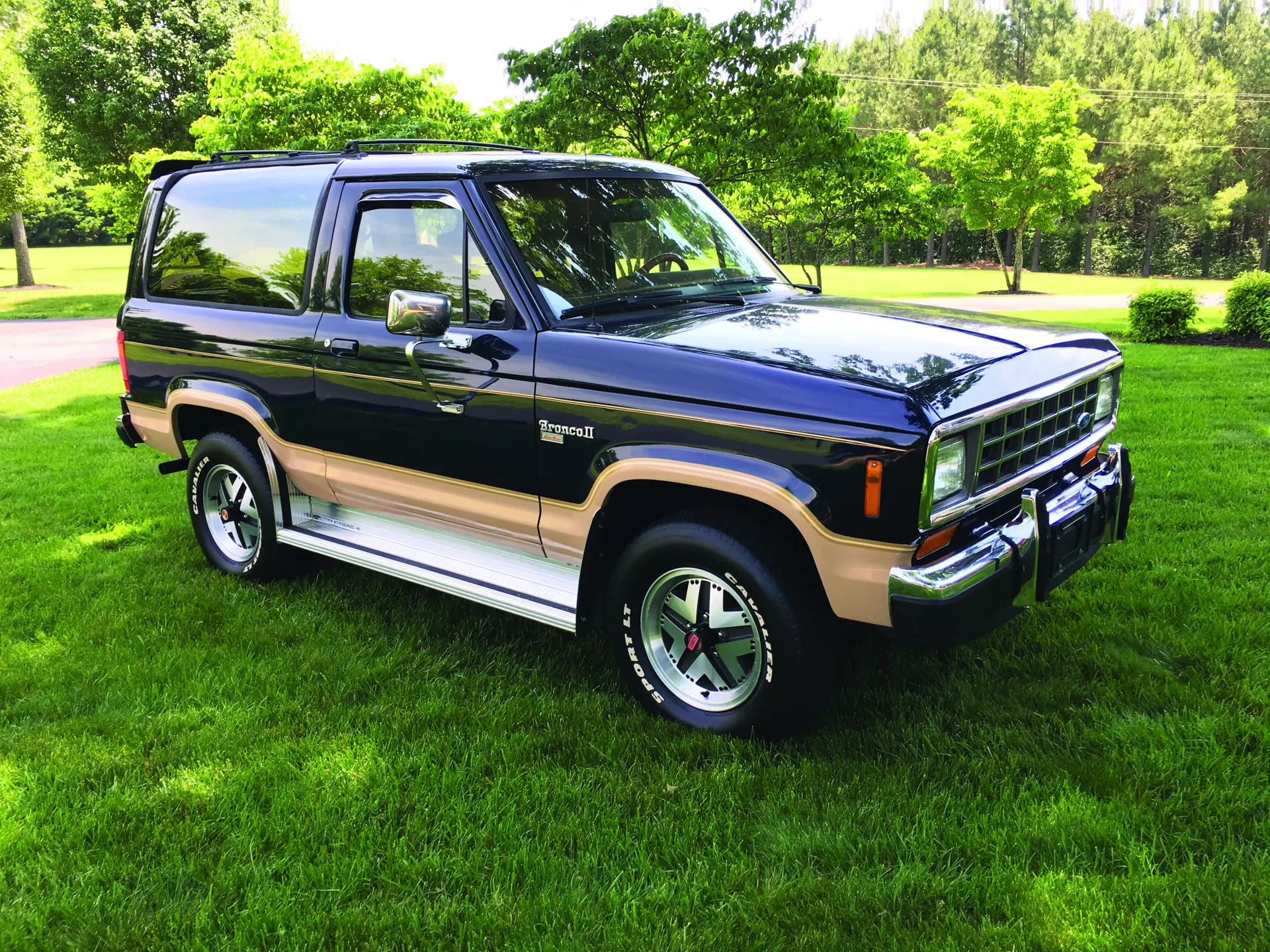 1987 Ford Bronco II | Auburn Fall 2017 | RM Sotheby's