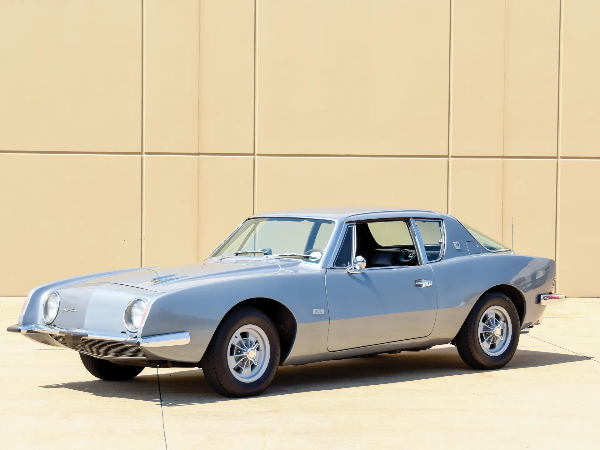 1963 Studebaker Avanti R1 | Auburn Fall 2018 | RM Sotheby's