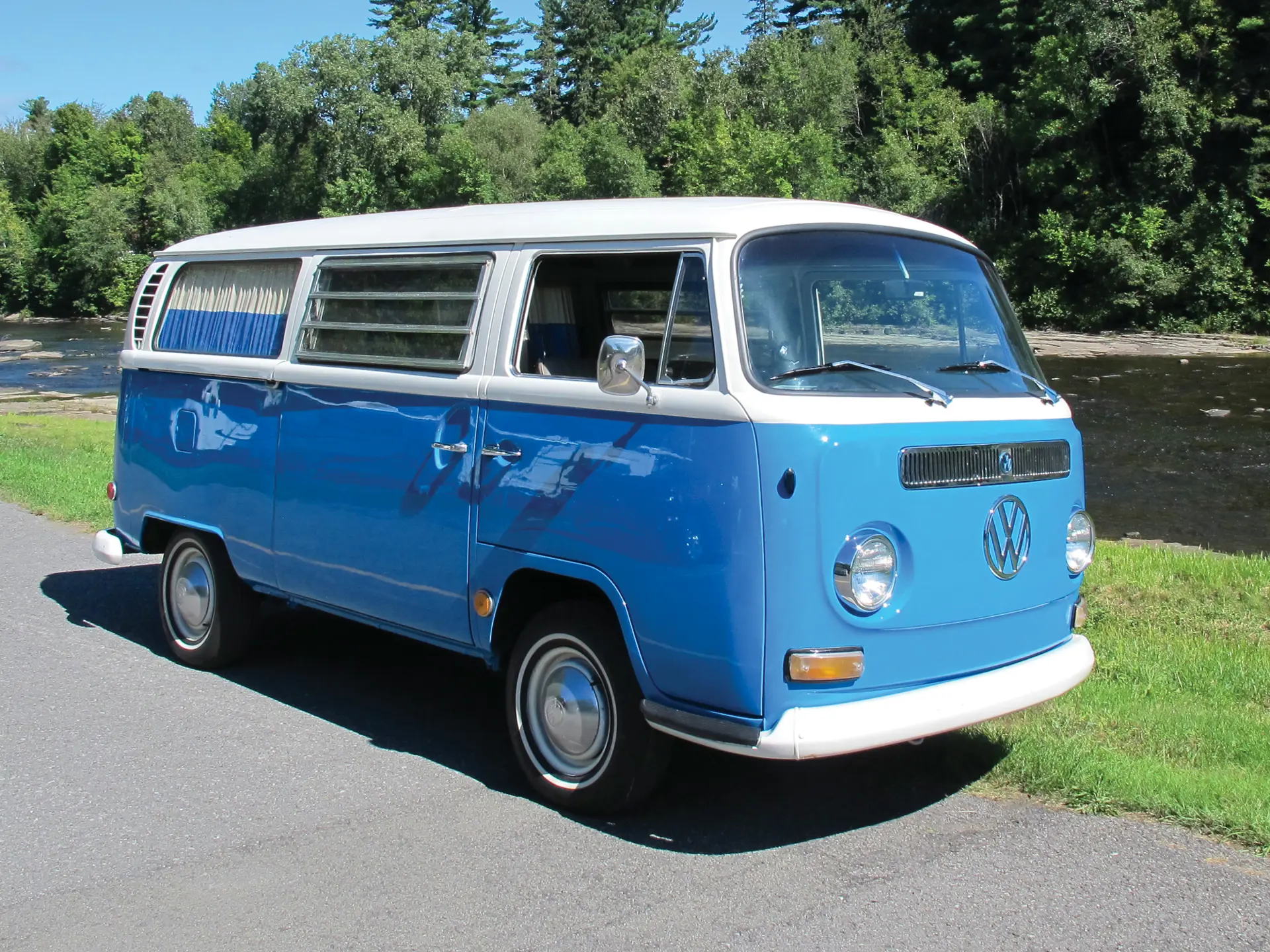 1969 Volkswagen 'Weekender' Microbus | Hershey 2018 | RM Sotheby's