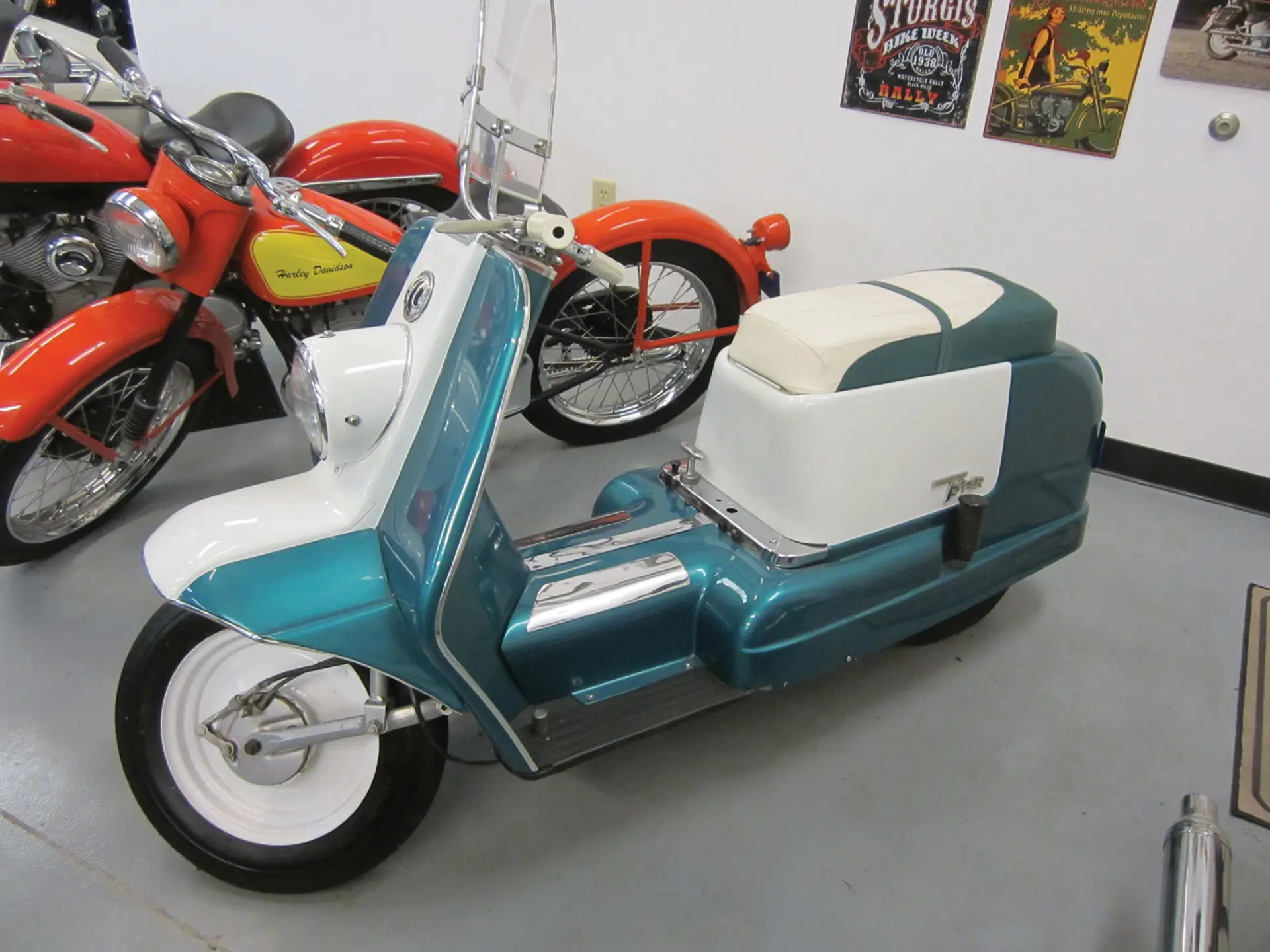 1961 Harley-Davidson Topper | Las Vegas Premier Motorcycle Auction | RM ...