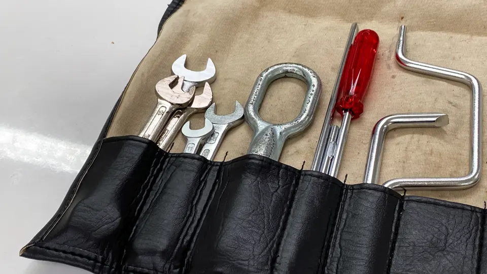 Porsche 911 Type 993 Tool Kit | The White Collection | Online | RM ...