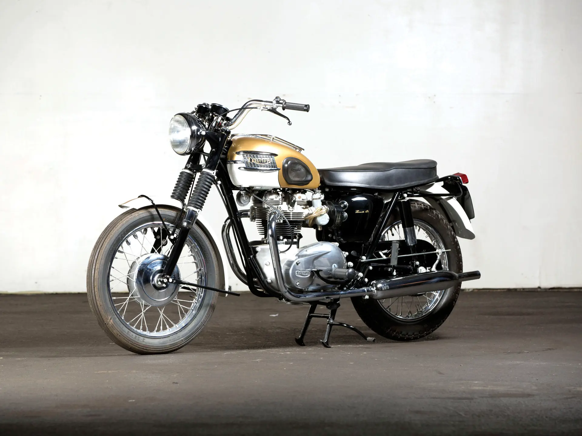 1964 Triumph Bonneville T120R | Auburn Spring 2015 | RM Sotheby's