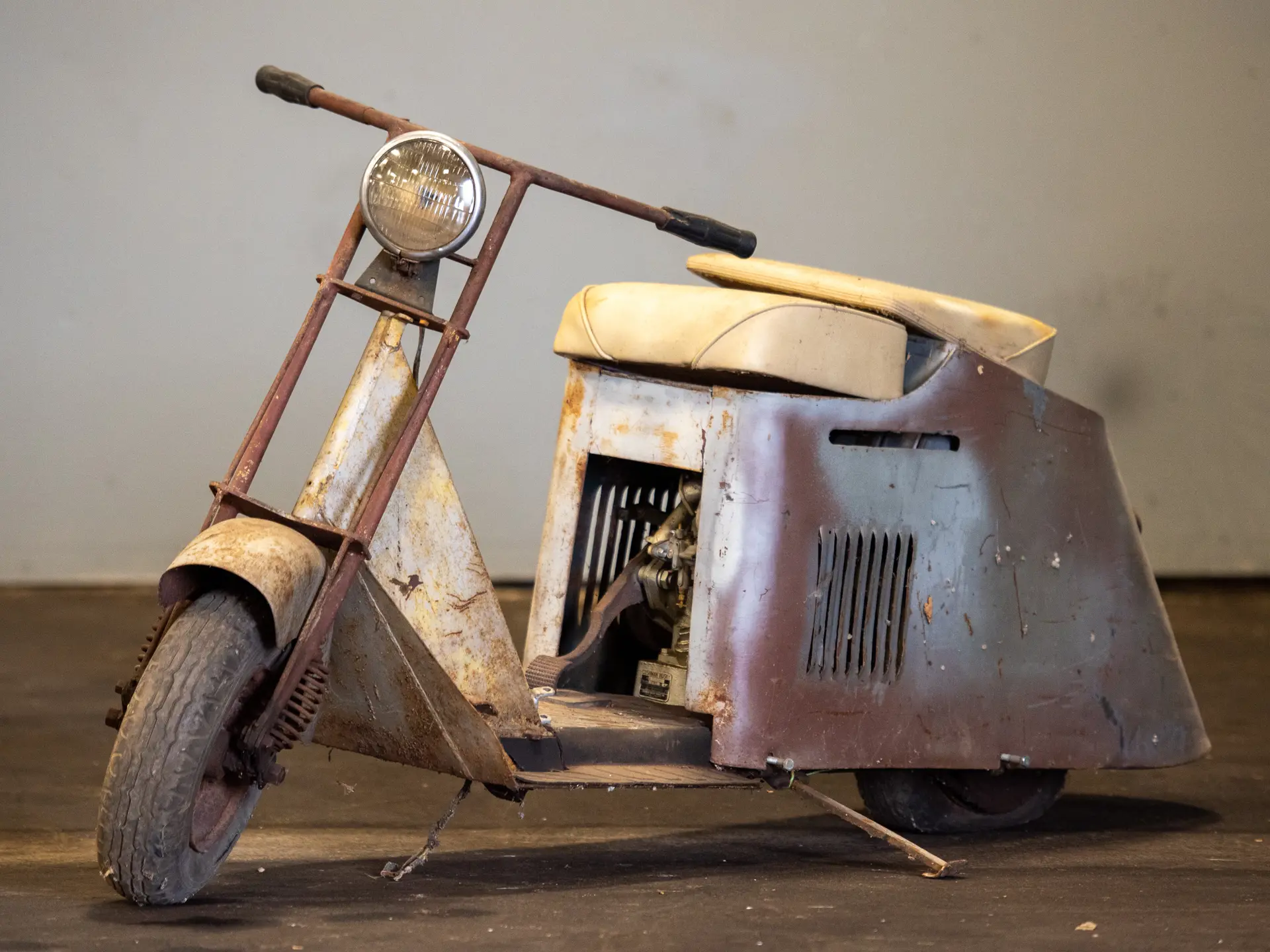 Cushman 50 Series | Auburn Fall 2021 | RM Sotheby's