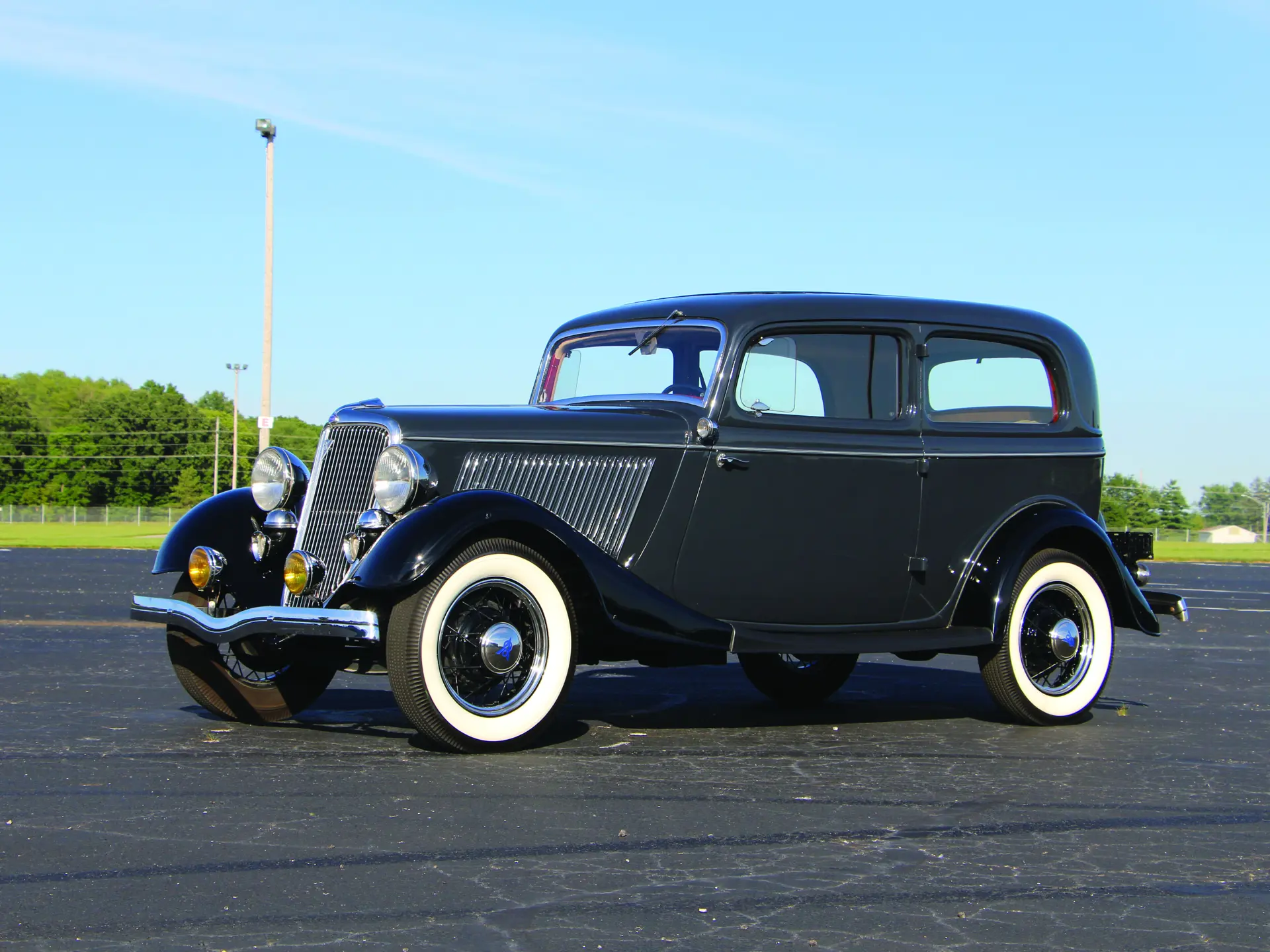 1934 Ford V-8 | Auburn Fall 2017 | RM Sotheby's
