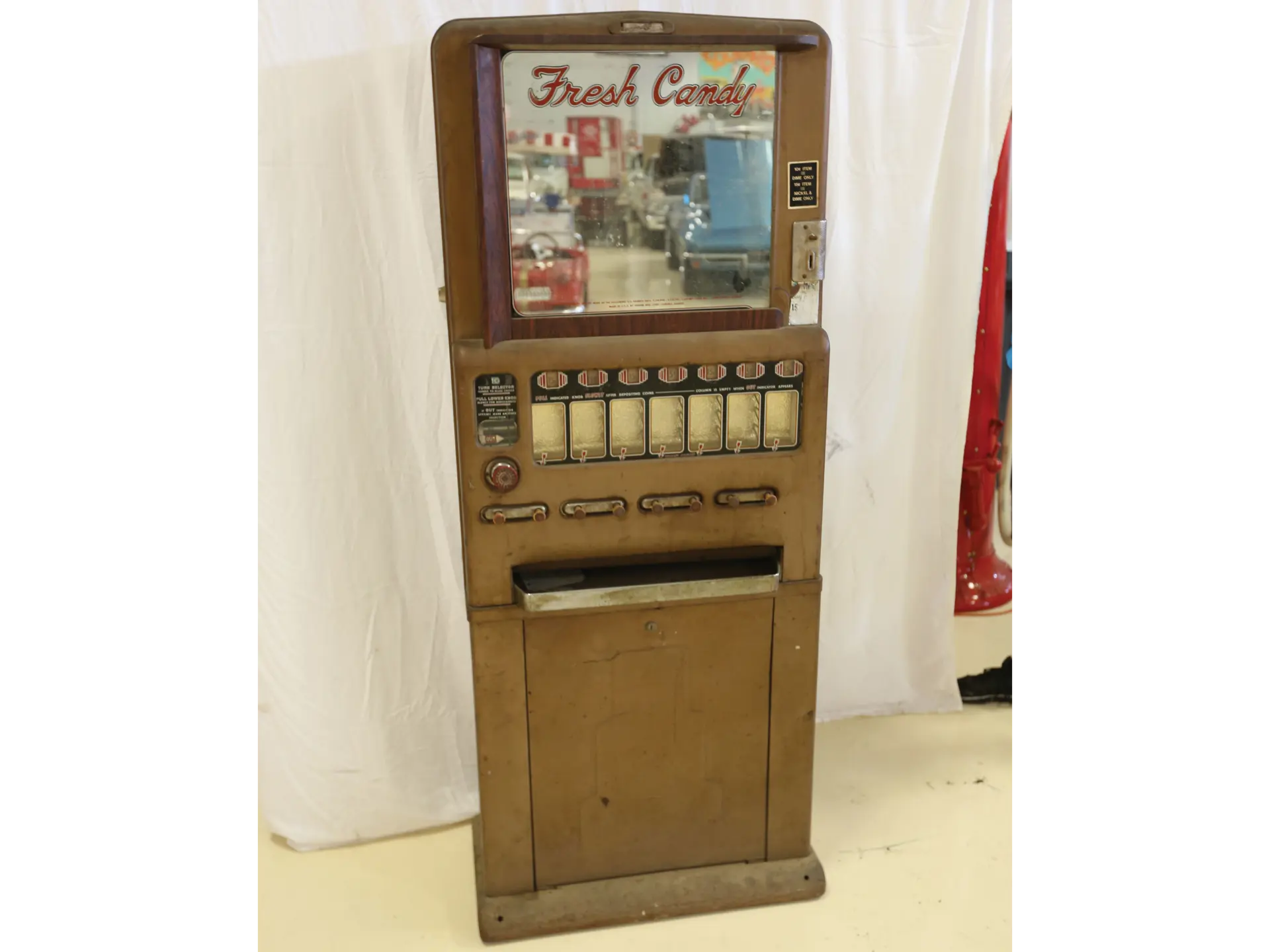 1950's Stoner Candy Vending Machine | Auburn Fall 2015 | RM Sotheby's
