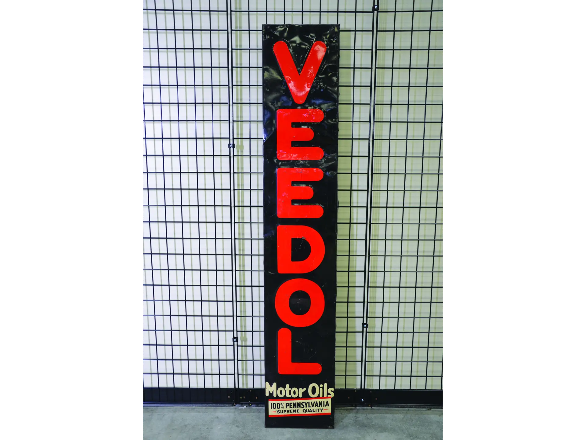A circa 1930s Veedol Motor Oils vertical tin garage sign. | Auburn Fall ...