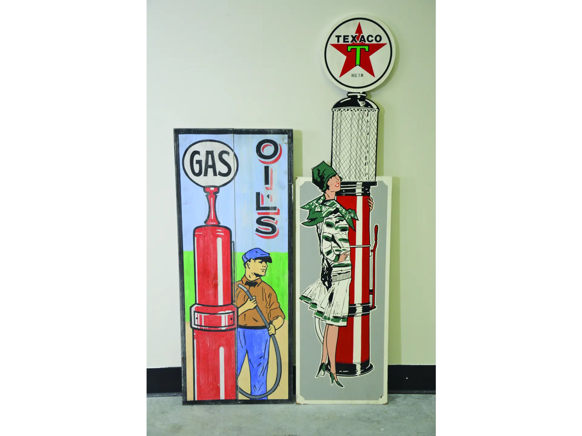 Two vintage style modern gas pump decor items. | Auburn Fall 2016 | RM ...