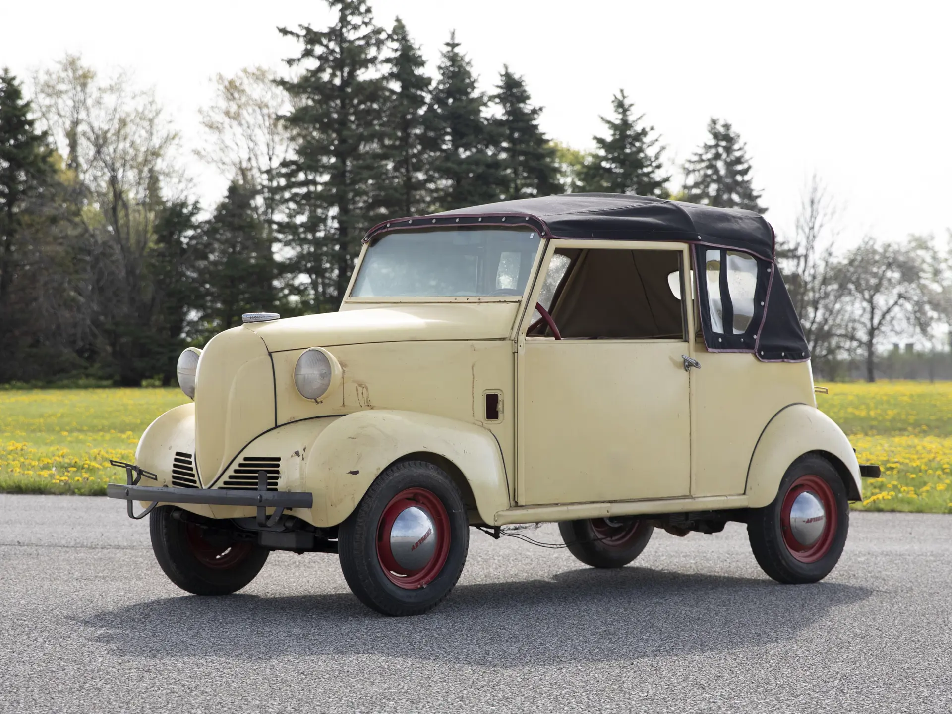 1942 Crosley Convertible | Auburn Fall 2021 | RM Sotheby's