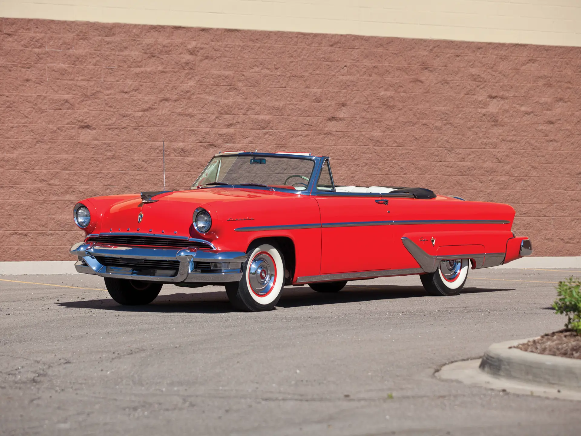 1955 Lincoln Capri Convertible | Motor City 2016 | RM Sotheby's
