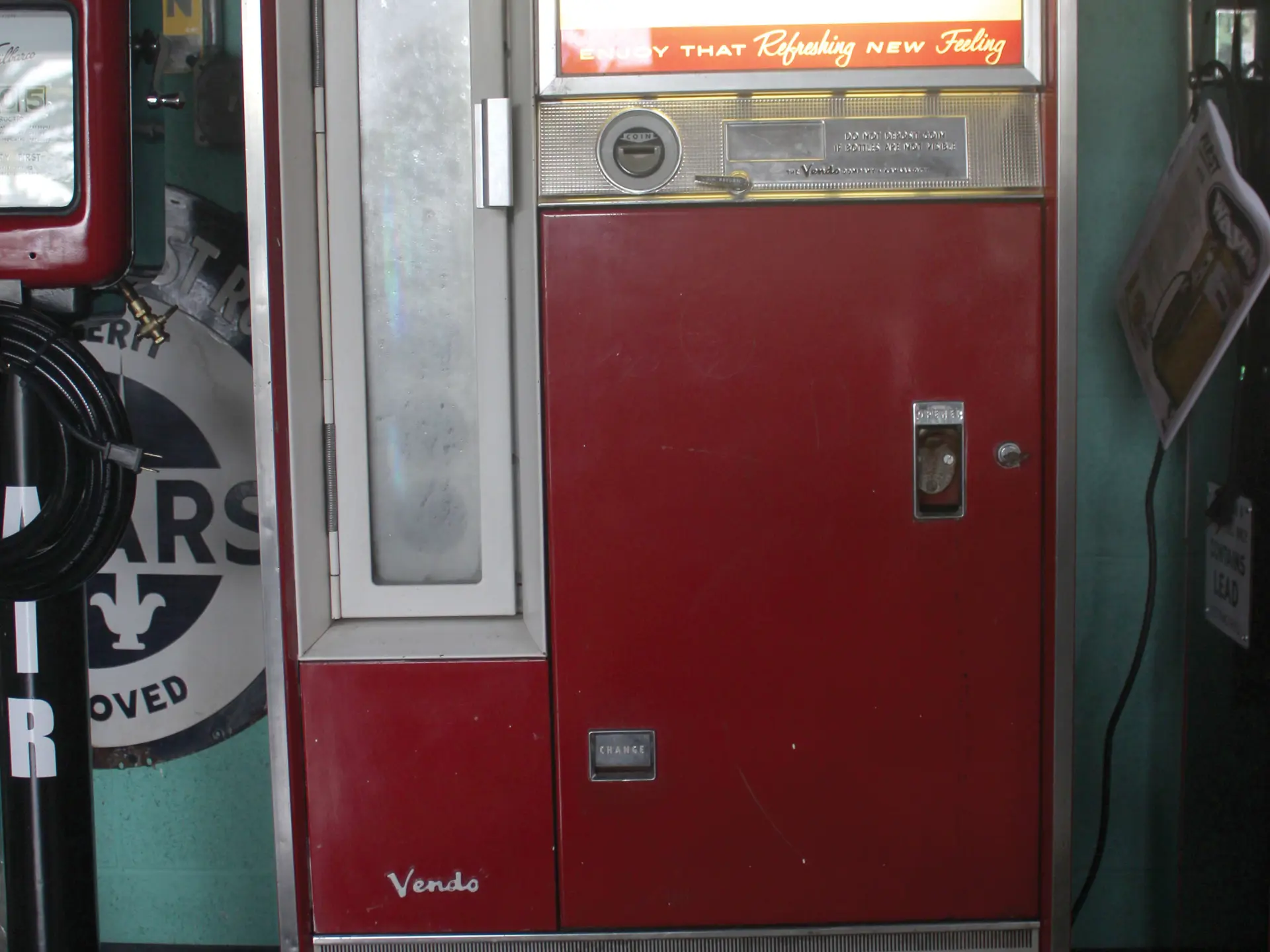 Circa 1960s orginial Coca-Cola vending machine | Fort Lauderdale 2016 ...
