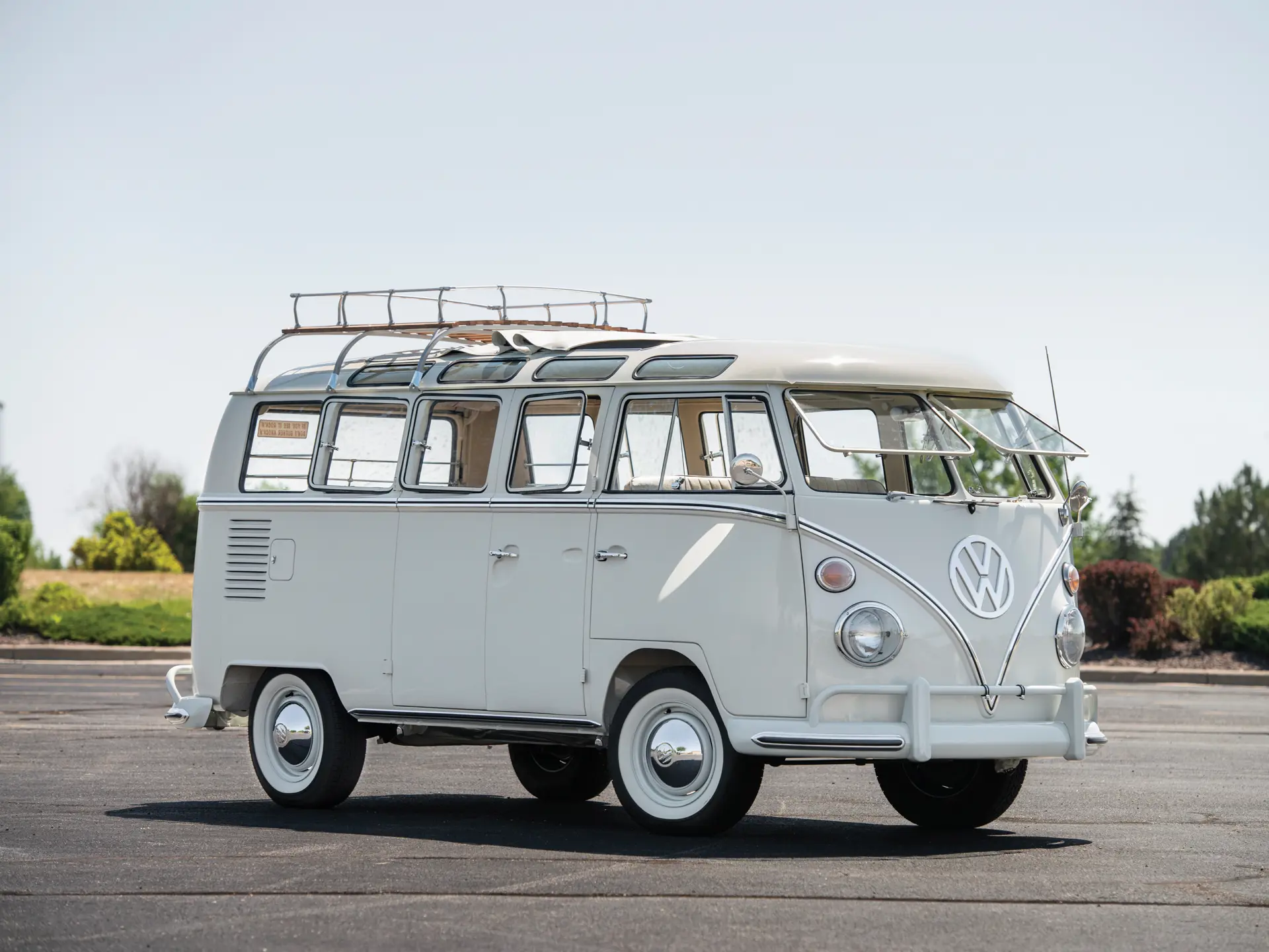 1966 Volkswagen Deluxe '21-Window' Microbus | Monterey 2018 | RM Sotheby's