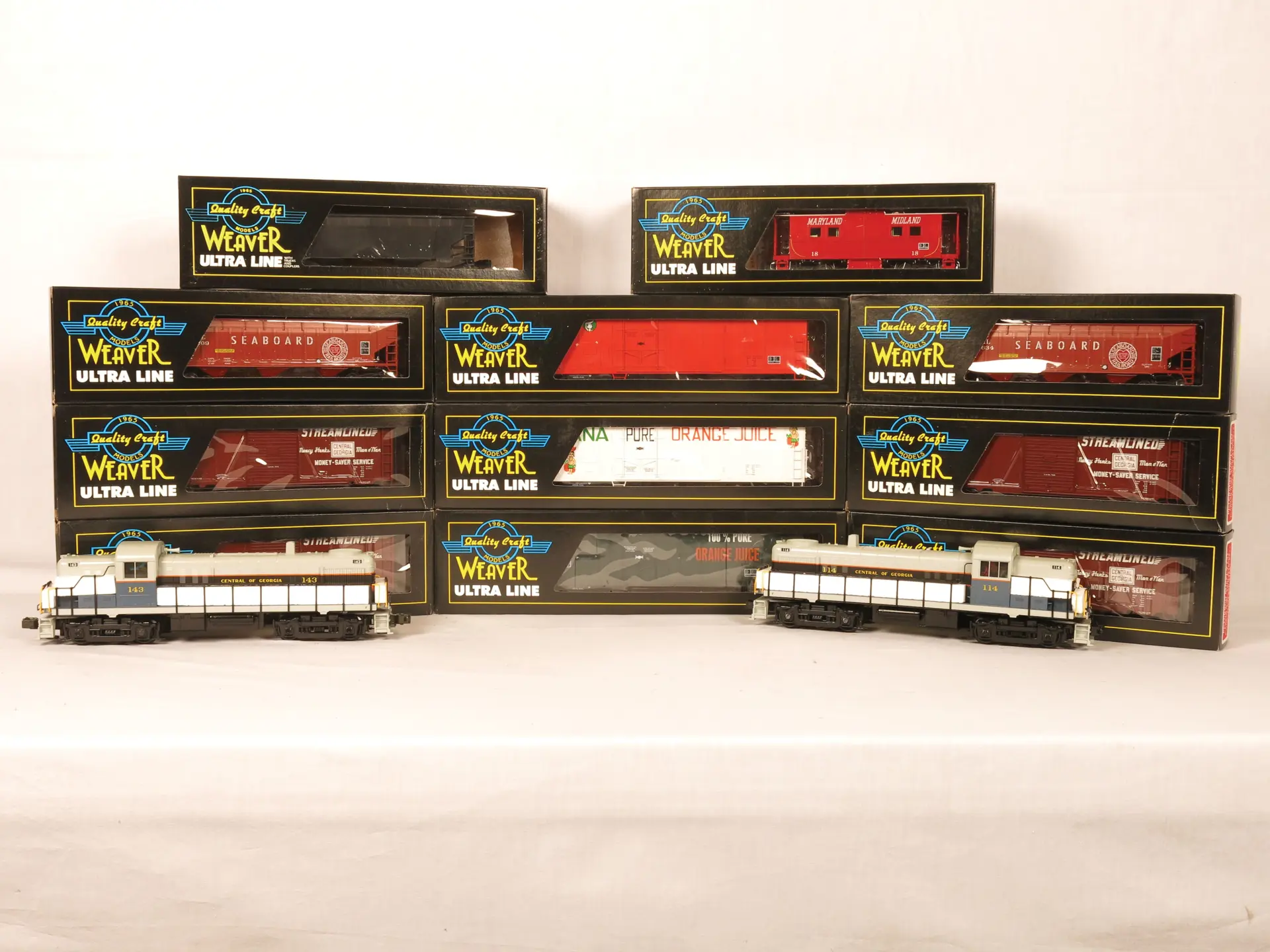 Weaver O Gauge RS-3 Diesel Locomotives Powered and Un-powered with Ten ...