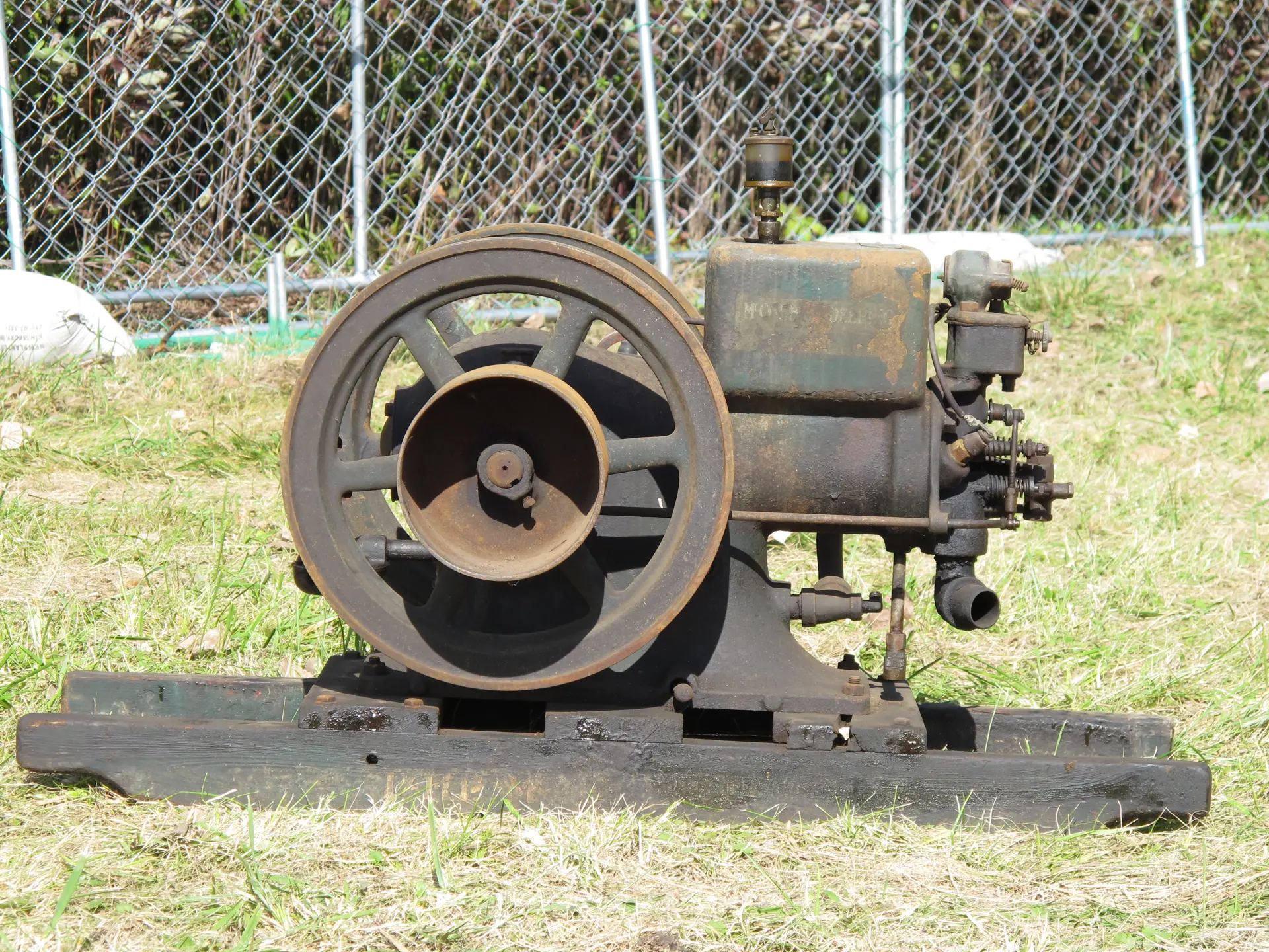 McCormick Deering hit & miss engine | The Lee Roy Hartung Collection ...