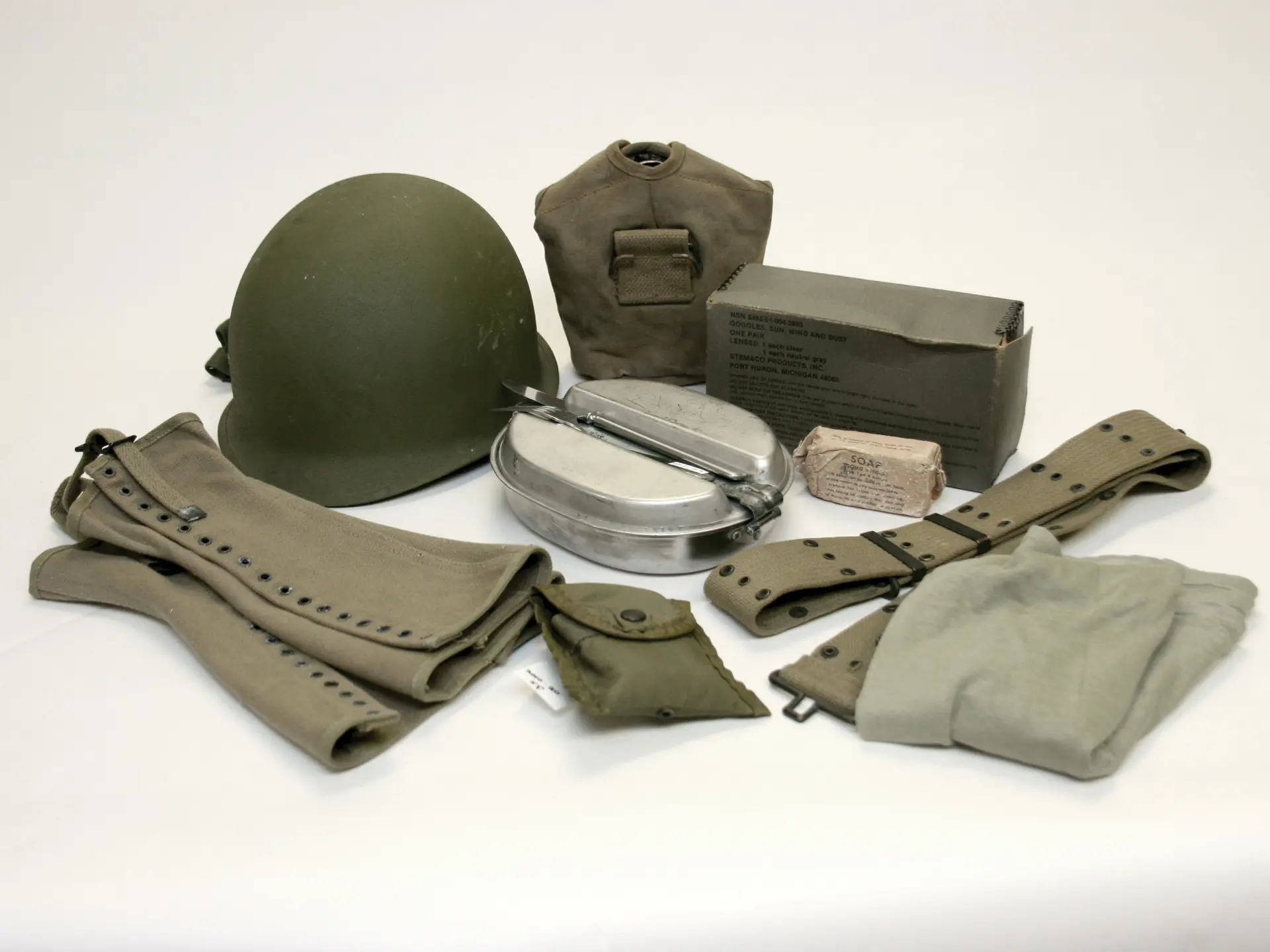 US Army - Infantrymans Kit | The National Military History Center | RM ...