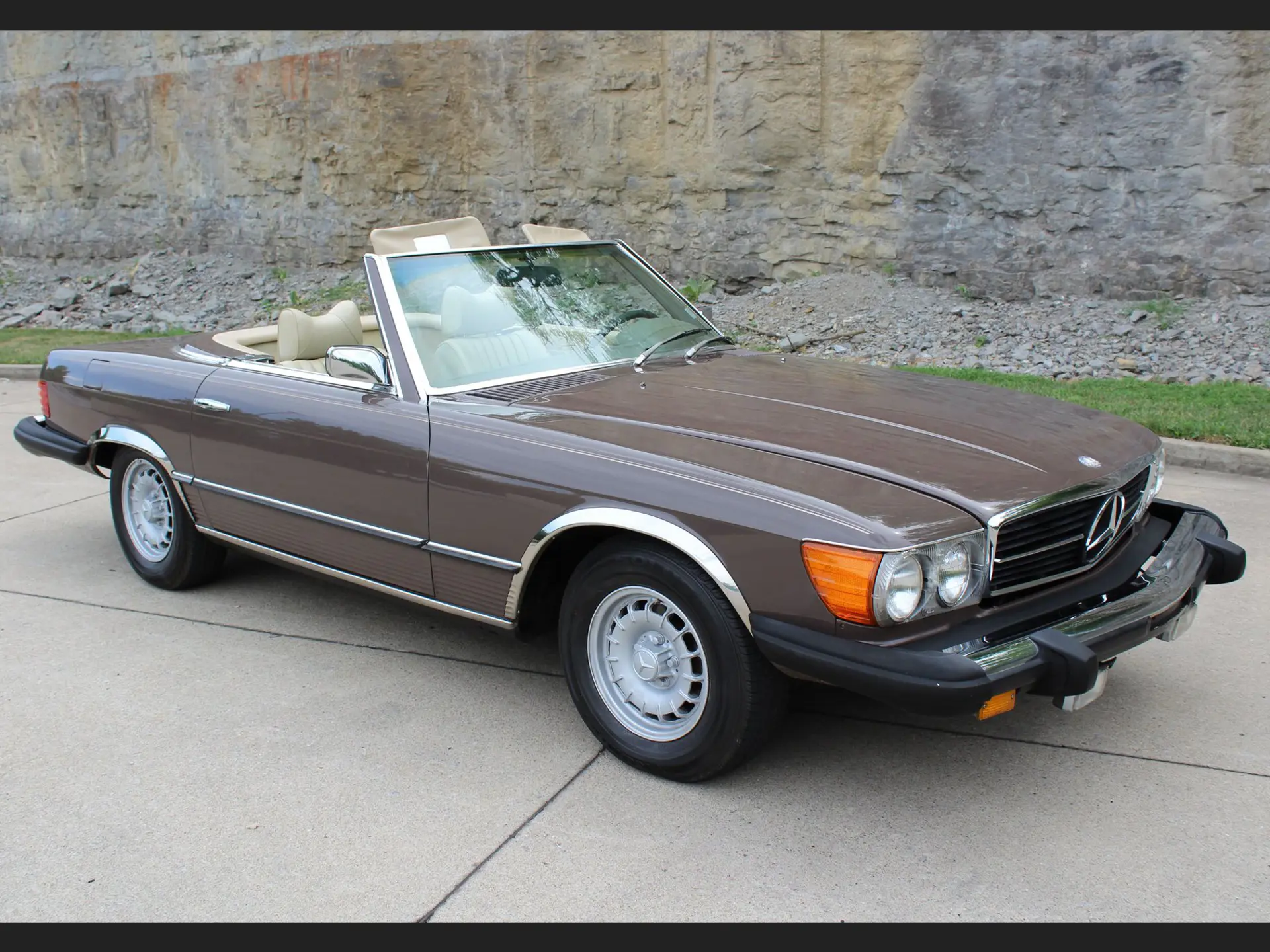 1976 Mercedes-Benz 450 SL | Auburn Fall 2020 | RM Sotheby's