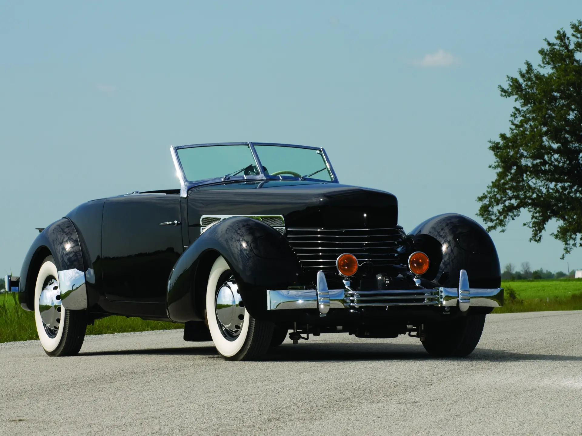 1937 Cord 812SC Convertible Coupe | Sports & Classics of Monterey 2009 ...