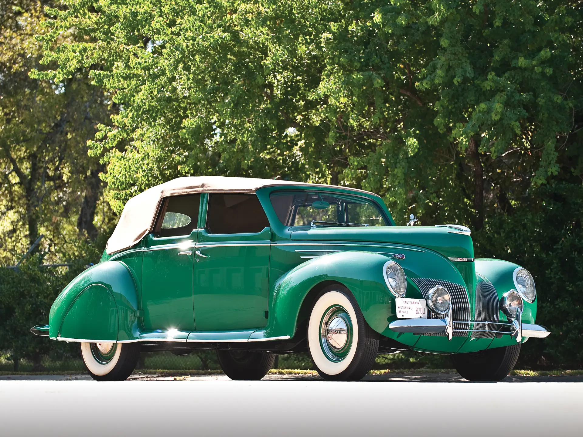1939 Lincoln-Zephyr Convertible Sedan | Arizona 2011 | RM Sotheby's