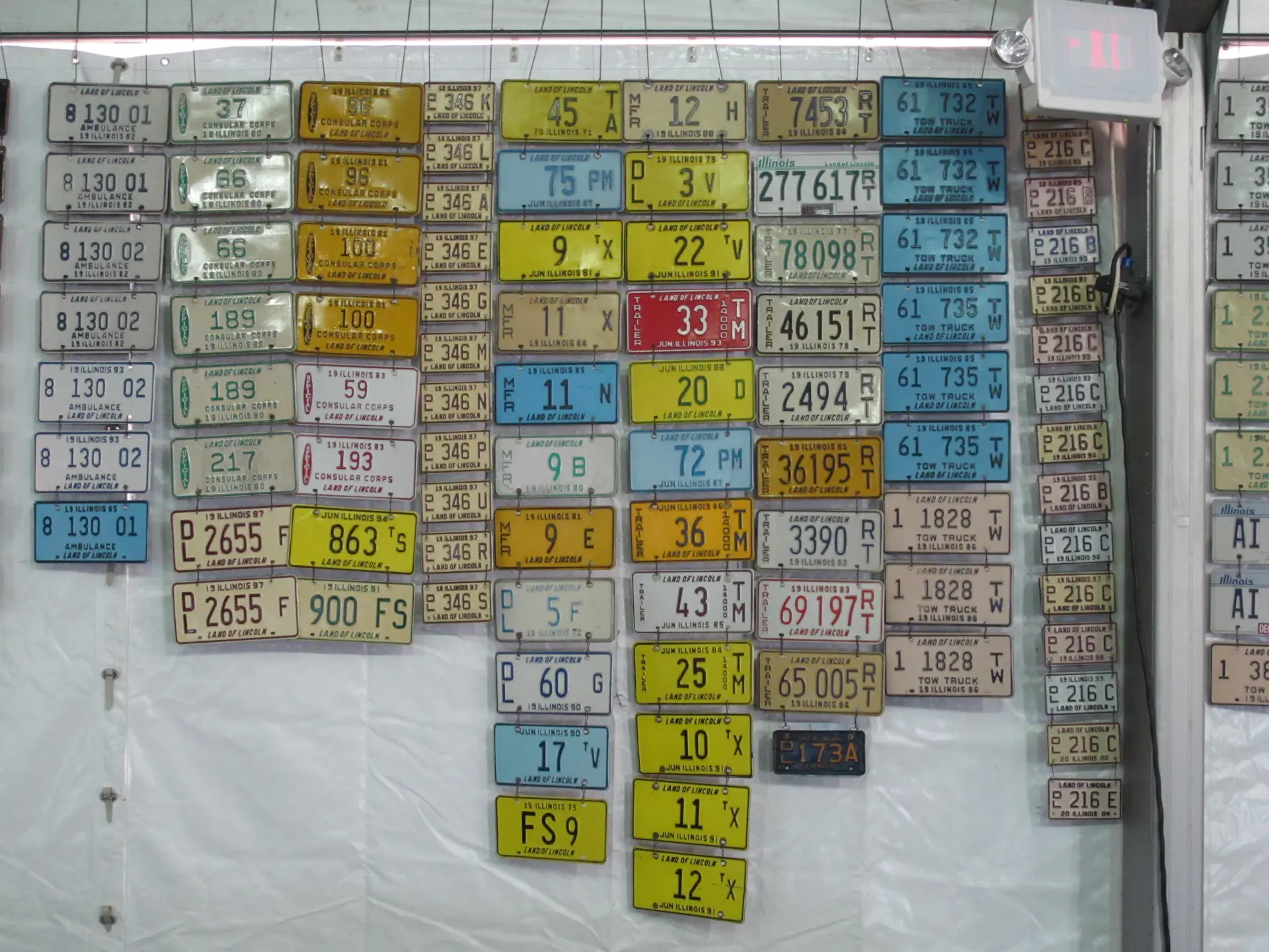 Large Group Lot of Assorted Illinois License Plates | The Lee Roy ...