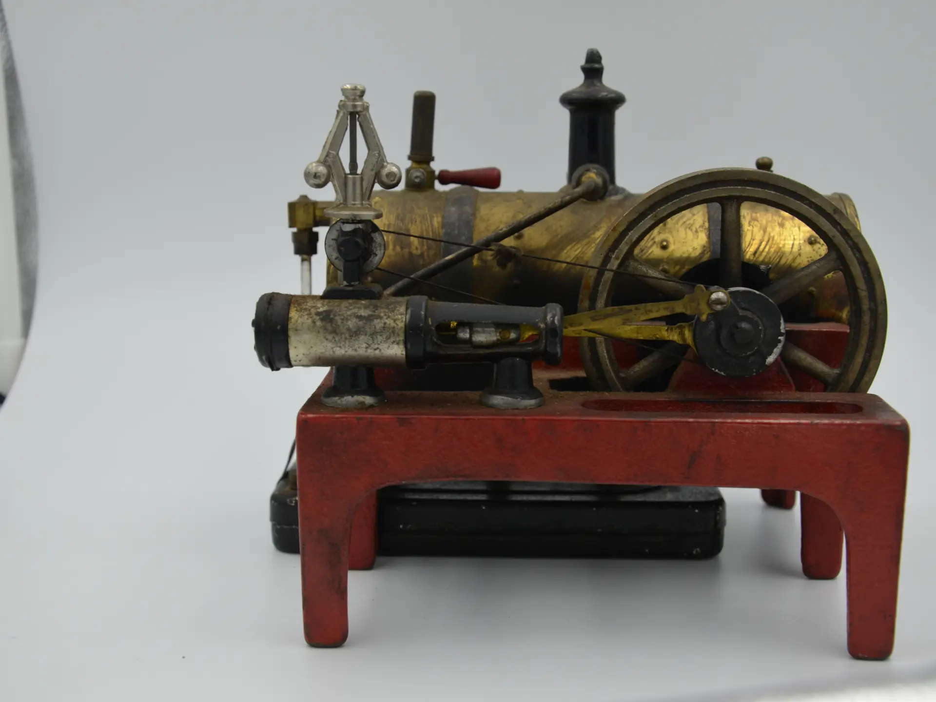 A small steam engine model | Auburn Spring 2016 | RM Sotheby's