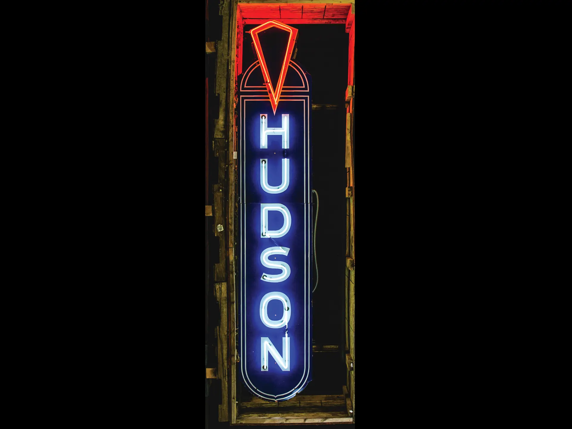 Hudson Vertical Neon Signs Mounted Back-to-Back | Auburn Spring 2019 ...