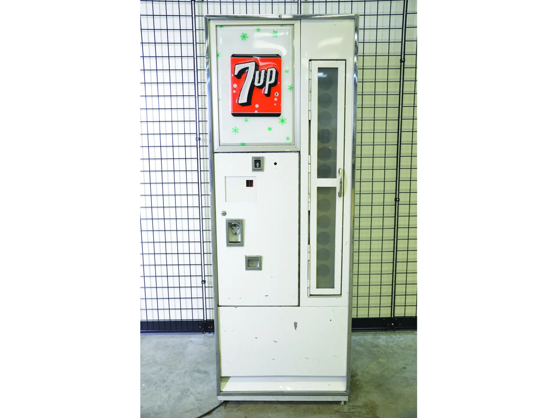 A 7-UP vending machine. | Auburn Fall 2016 | RM Sotheby's