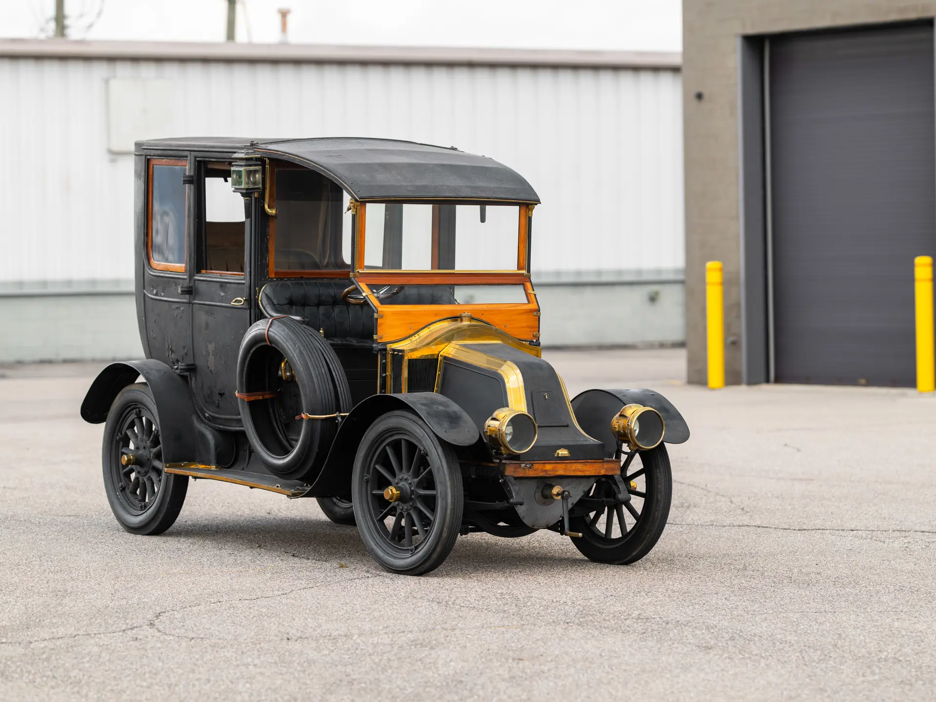 1910 Renault Type BZ Town Car by Moore & Munger | Hershey 2024 | RM ...