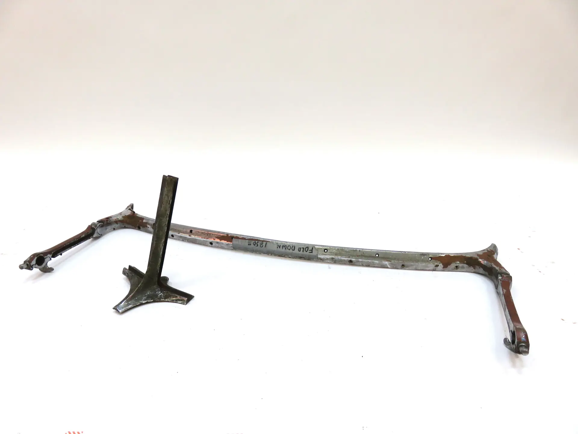 Assorted Lot Of Classic Era Open Car Windshields. | Auburn Fall 2015 ...