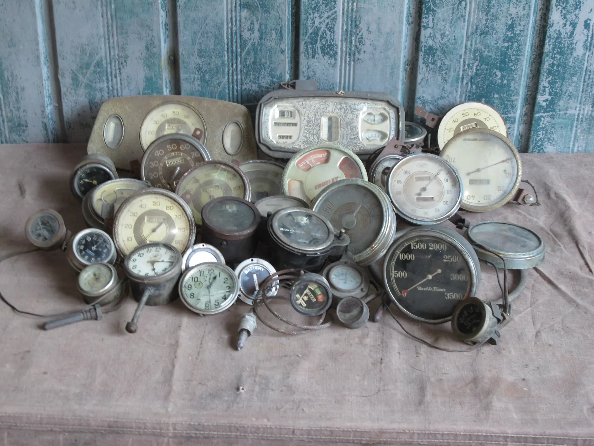 Gauges | The Lee Roy Hartung Collection | RM Sotheby's