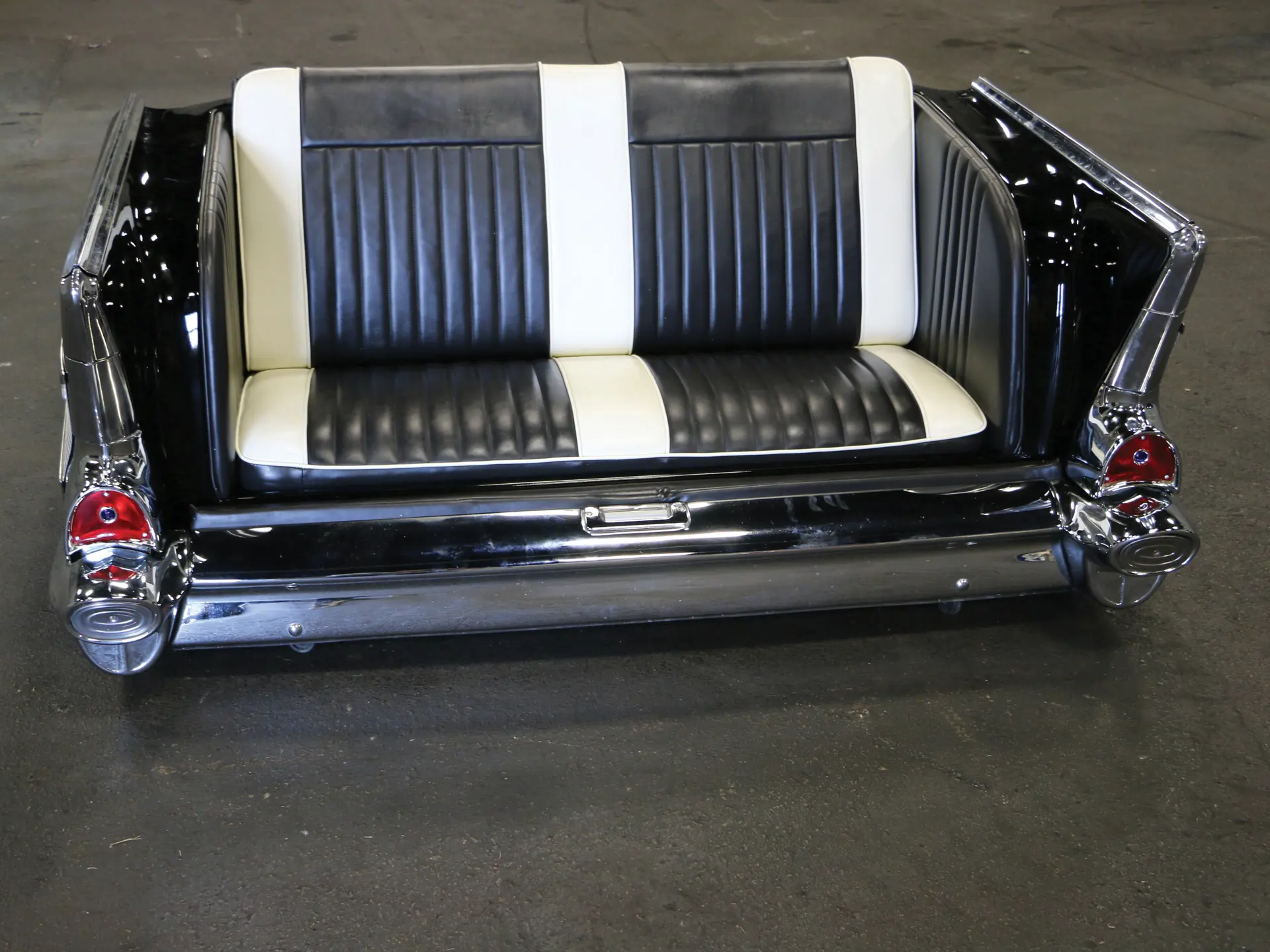 1957 Chevrolet Bel Air Rear End Couch | Auburn Fall 2018 | RM Sotheby's