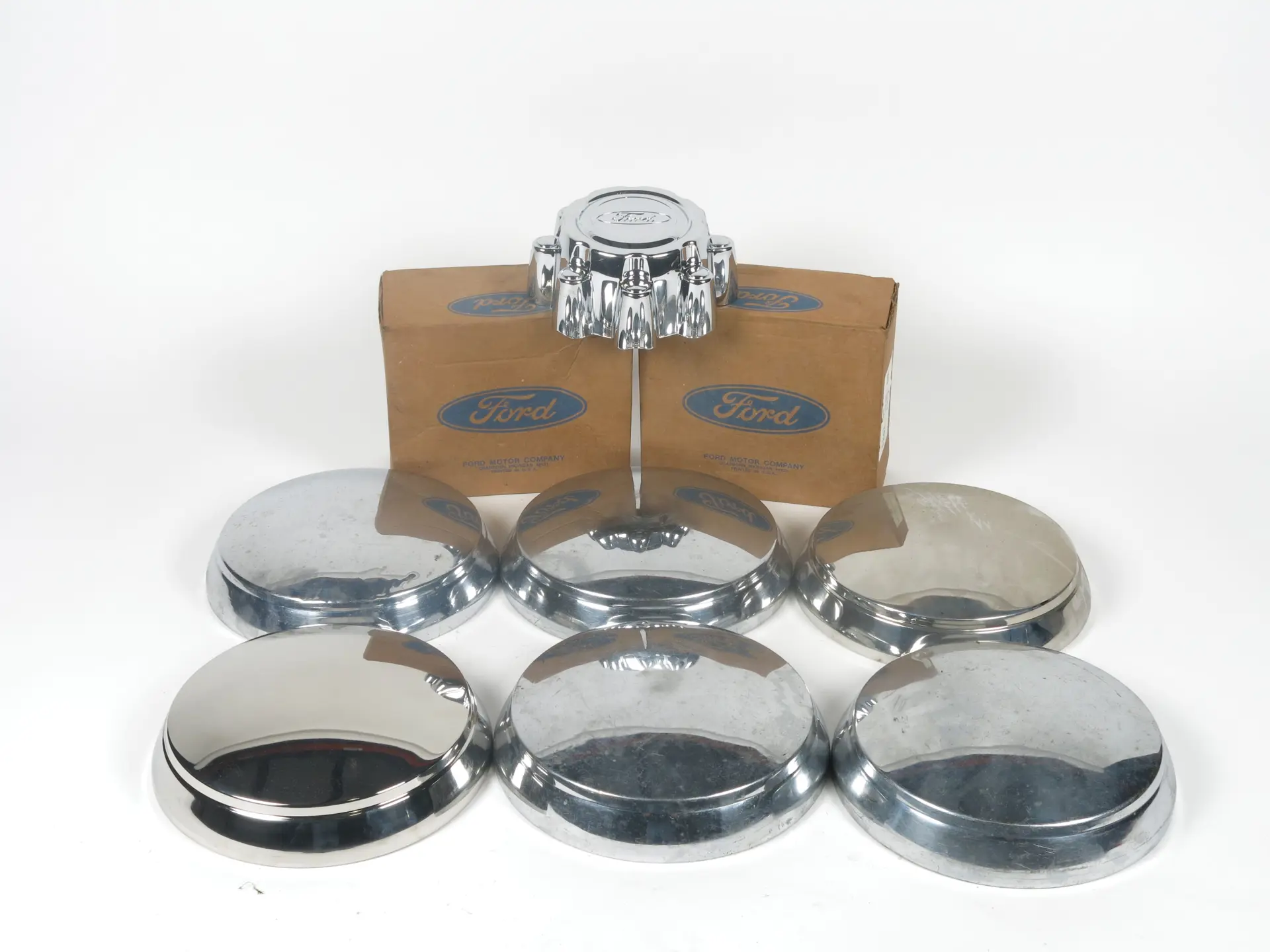 1950 Mercury hubcaps (6) and late model ford truck center caps | Auburn ...