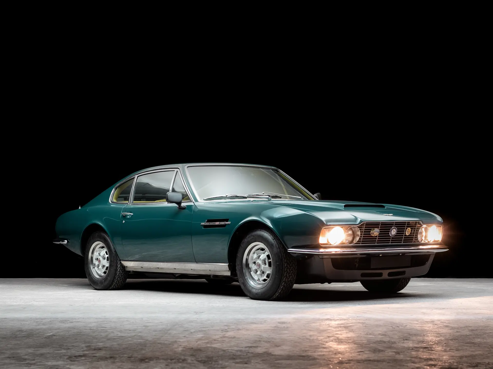 1972 Aston Martin DBS V8 | Munich | RM Sotheby's