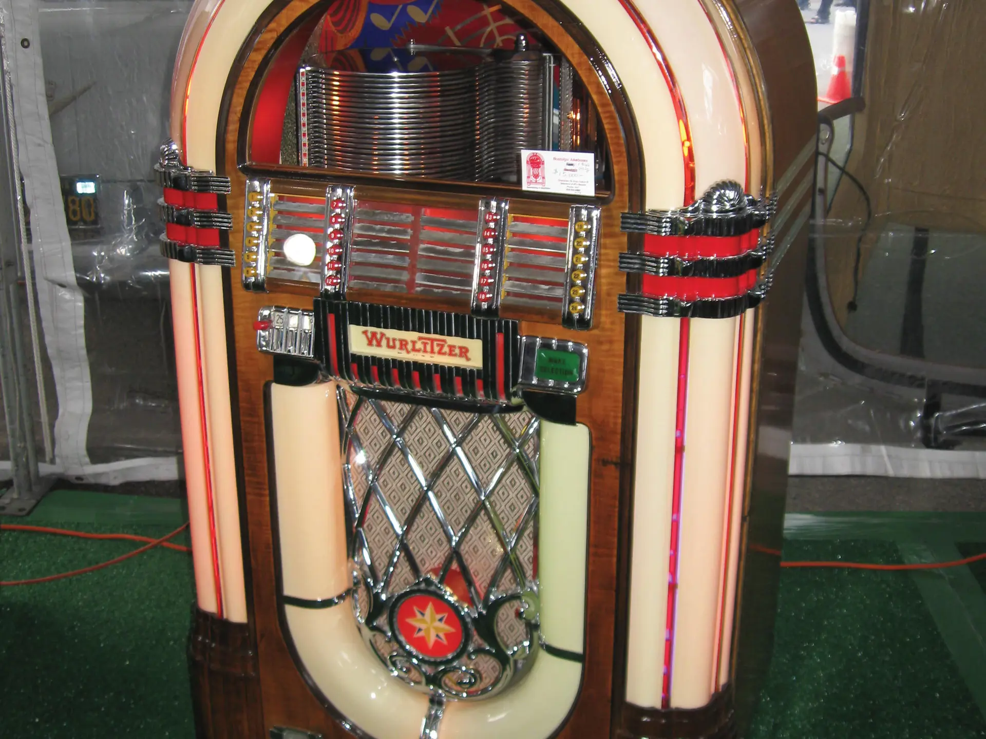 1947 Wurlitzer 1015 Bubbler Jukebox | California 2014 | RM Sotheby's