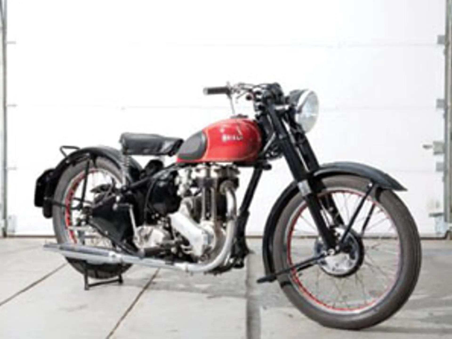 1951 Ariel Red Hunter | Las Vegas Premier Motorcycle Auction | RM Sotheby's
