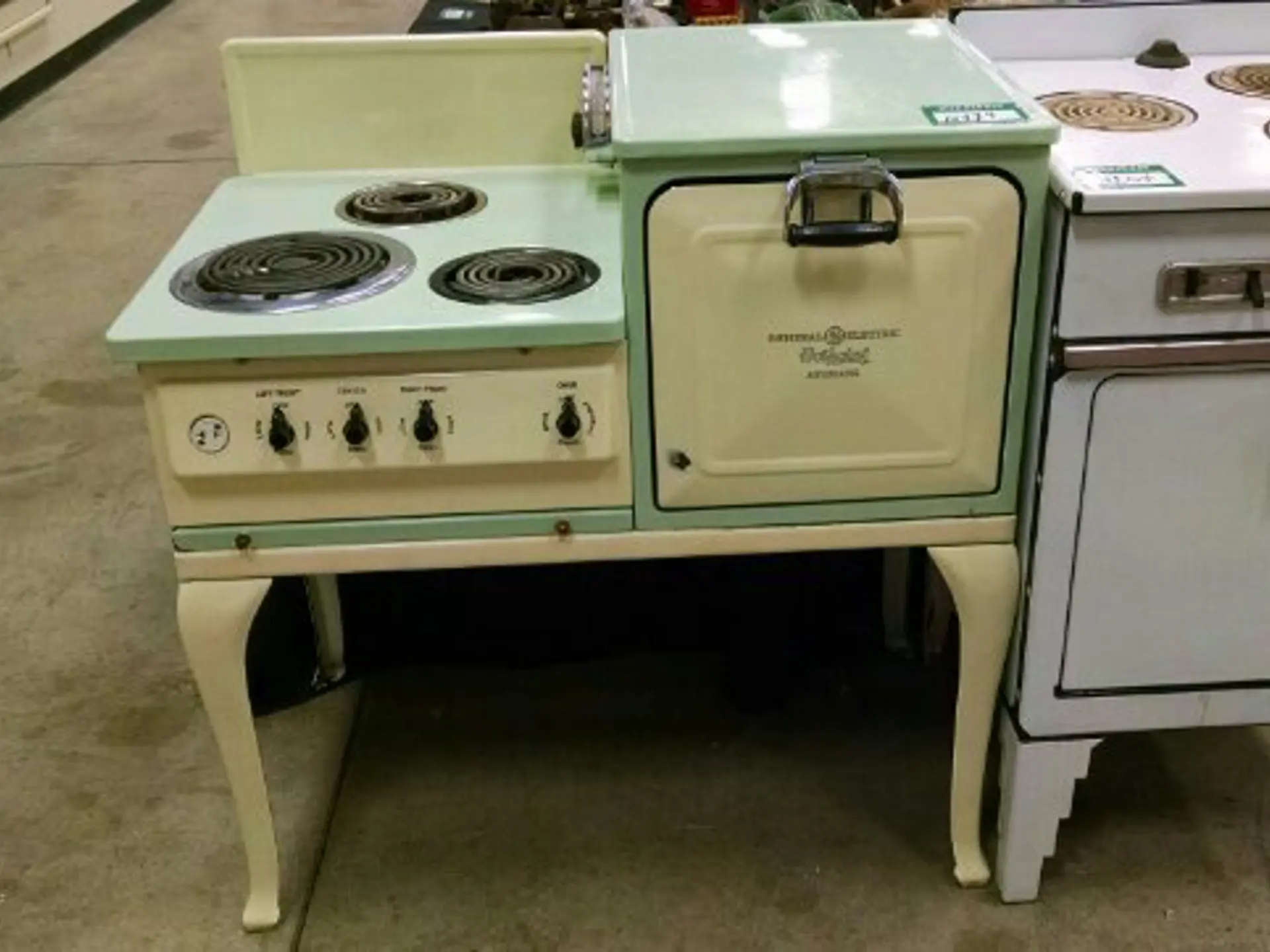 1930's GE Hotpoint Stove | Auburn Fall 2014 | RM Sotheby's