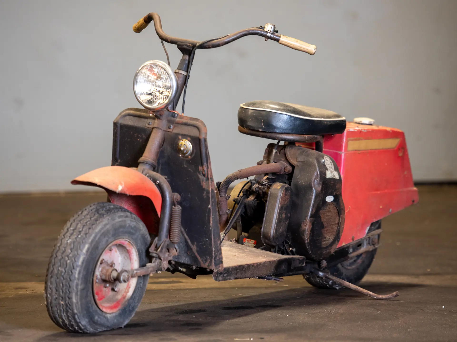 1958 Cushman Highlander | Auburn Fall 2021 | RM Sotheby's