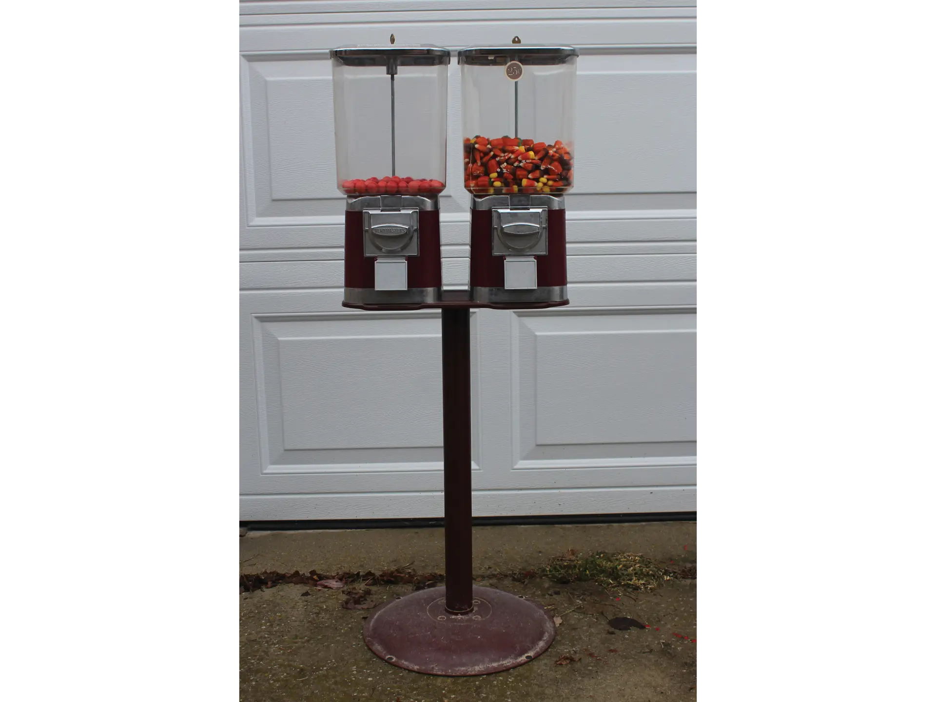 Vendmaster Double-Head Candy Vending Machine | Auburn Spring 2018 | RM ...