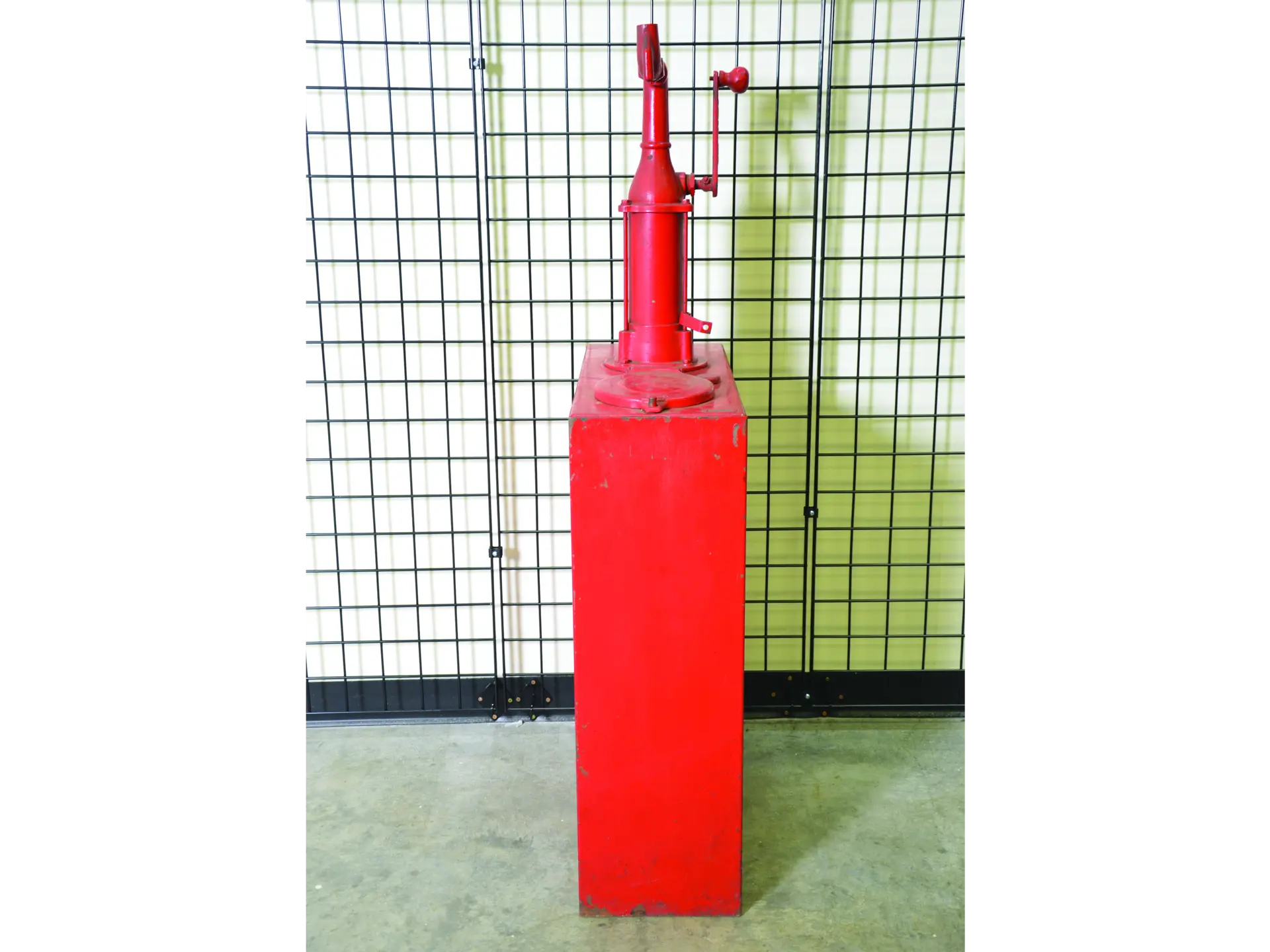 A red Phillips lubster | Auburn Fall 2016 | RM Sotheby's