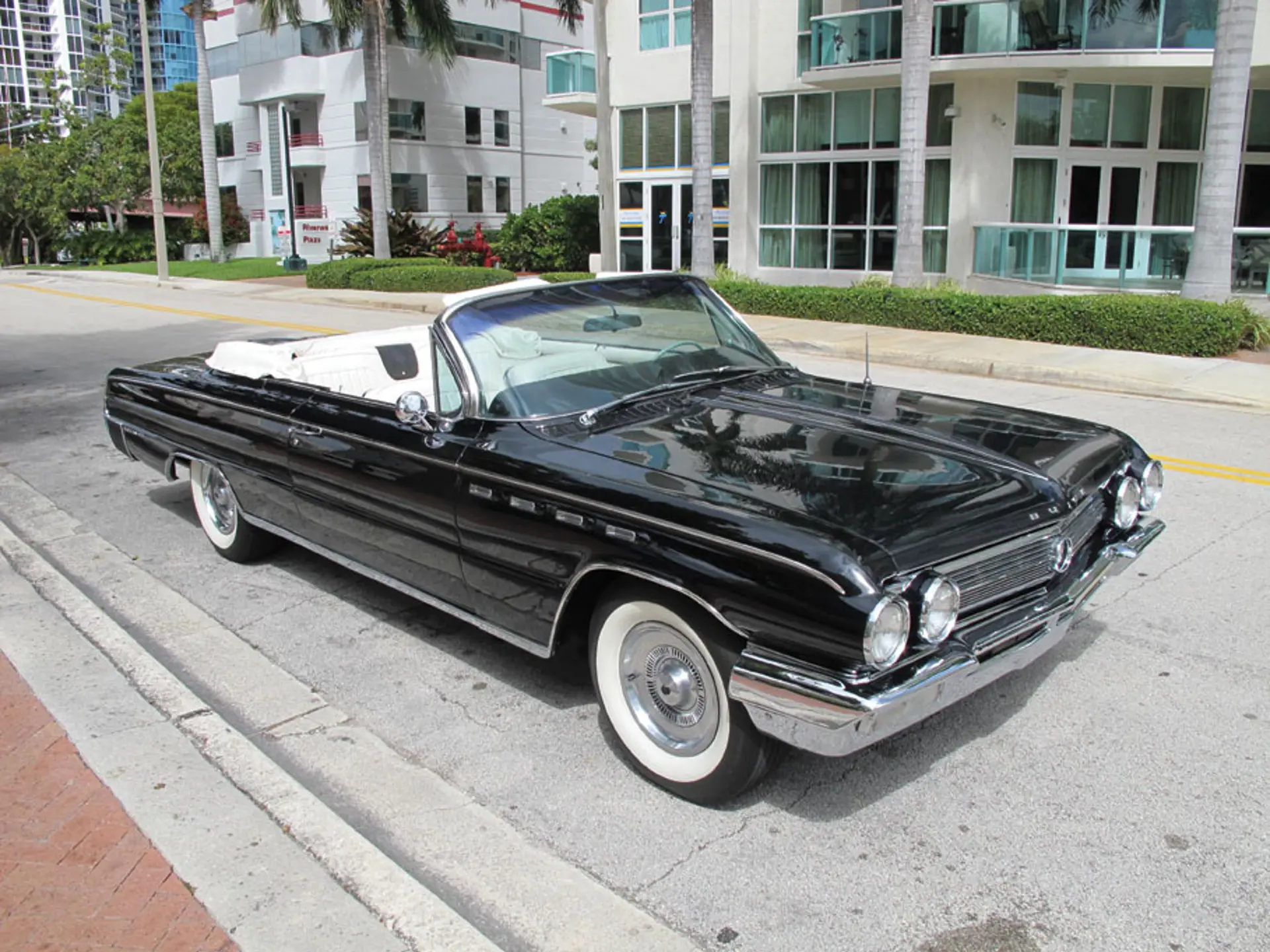 1962 Buick Electra 225 | Fort Lauderdale 2013 | RM Sotheby's